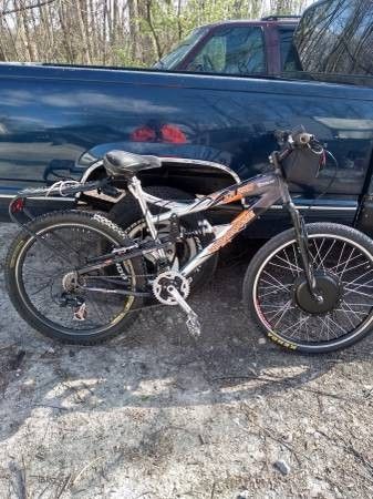 New Electric Motor Mongoose XR250 21 Speed Mountain Bike for Sale in ...