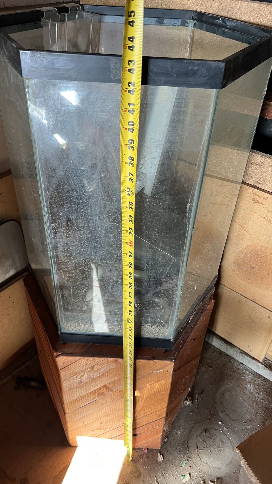 Hexagon Fish Tank With Stand for Sale in San Diego, CA - OfferUp