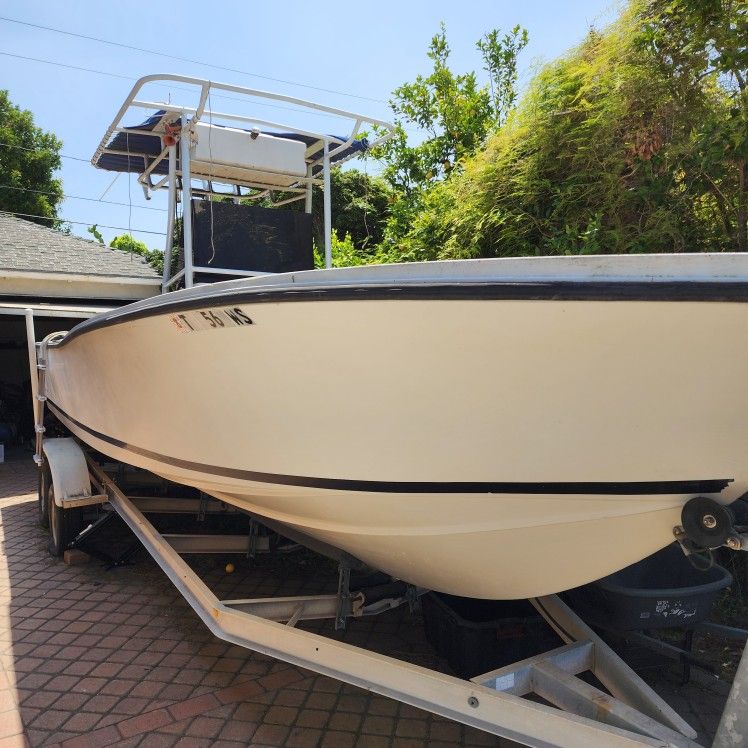 25 Foot Mako CC for Sale in San Gabriel, CA - OfferUp