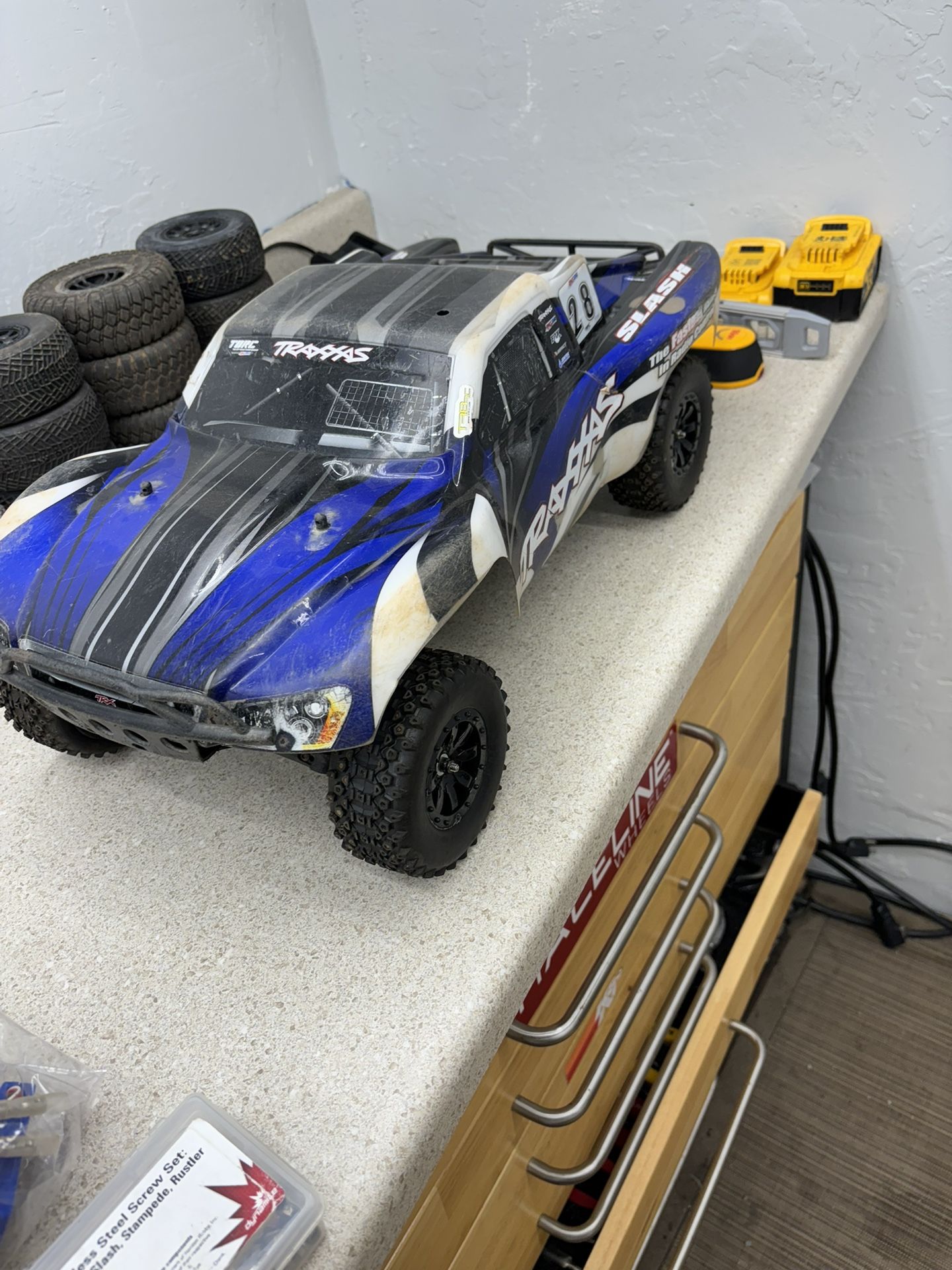 Traxxas Slash 2wd for Sale in Alpine, CA - OfferUp