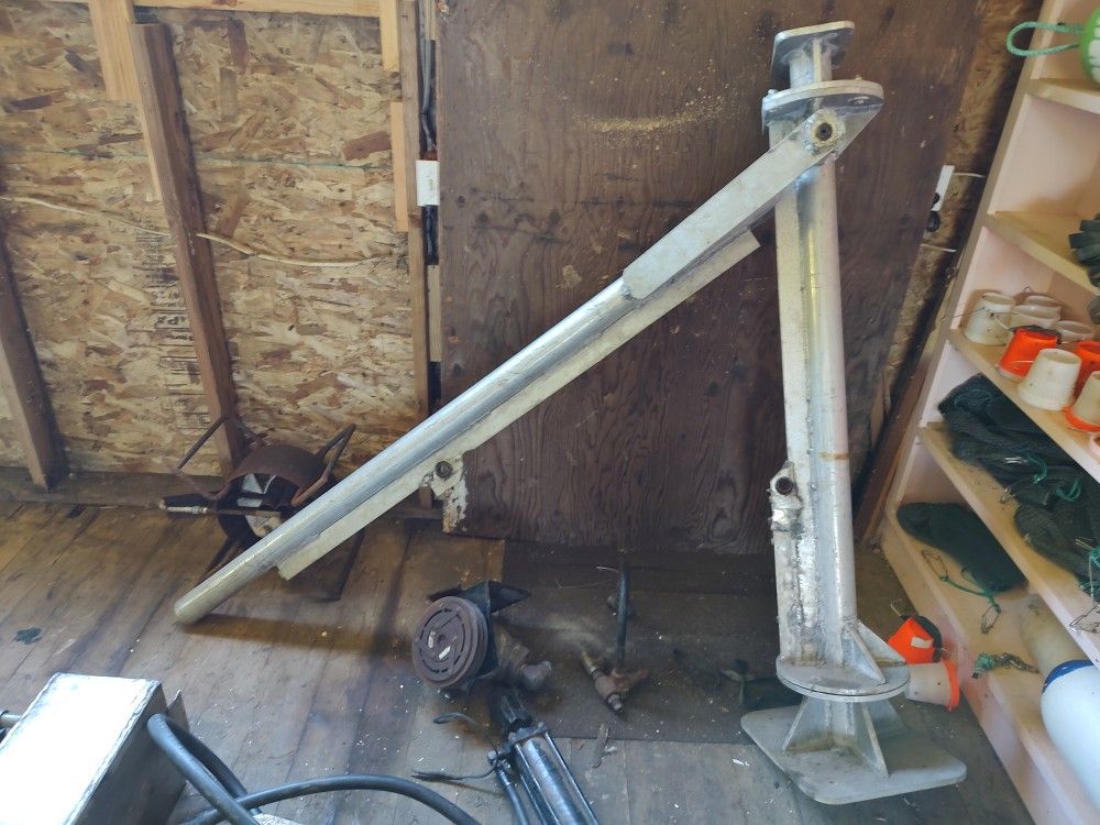 Aluminum Crab block and davit for Sale in Westport, WA - OfferUp