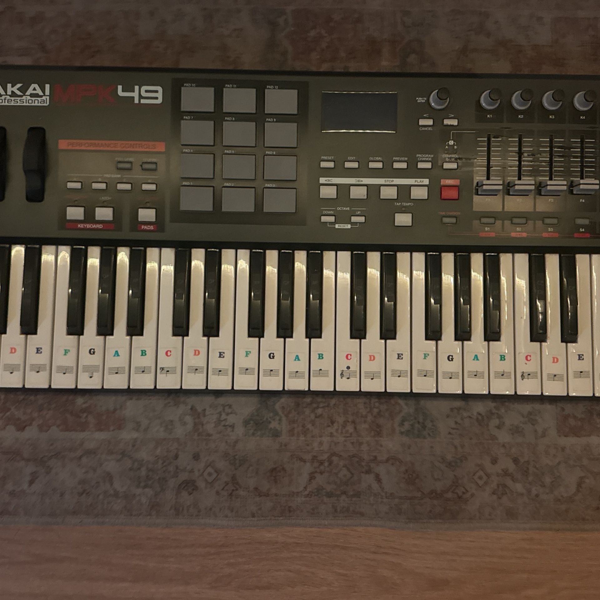 Akai MPK 49 USB/midi Keyboard for Sale in Los Angeles, CA - OfferUp