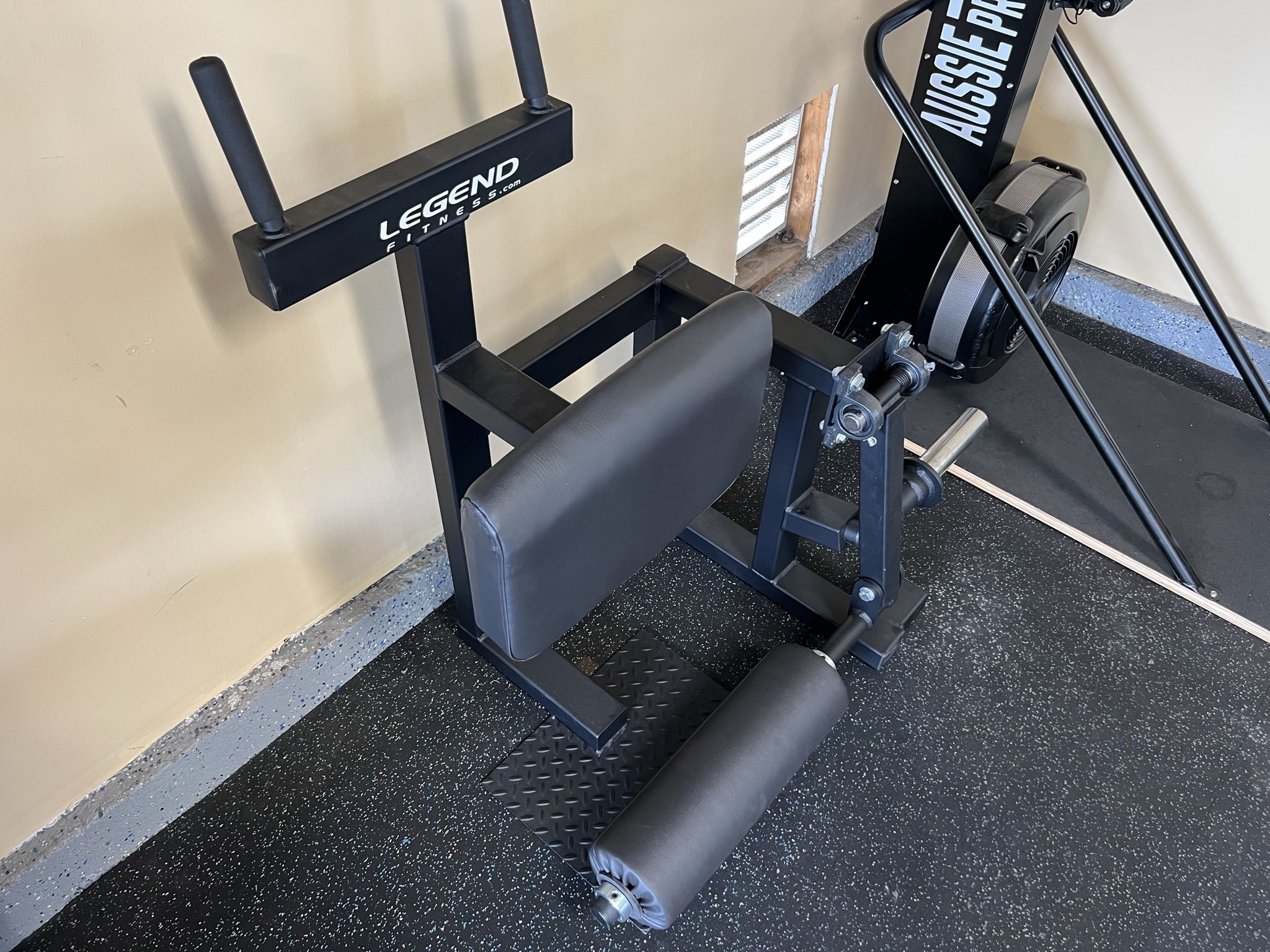 Standing Leg Curl Gym Machine for Sale in San Diego, CA - OfferUp