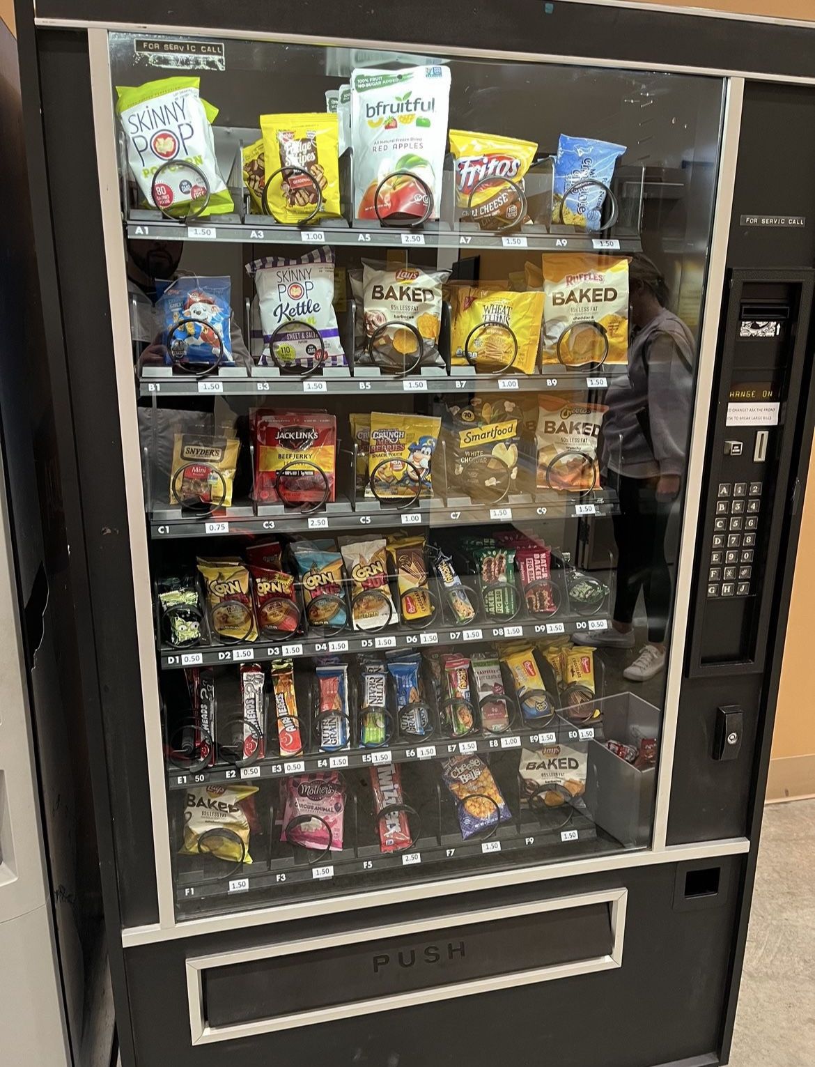 MOVING MUST SELL - Vending Machine (WORKS GREAT) for Sale in Lynnwood ...