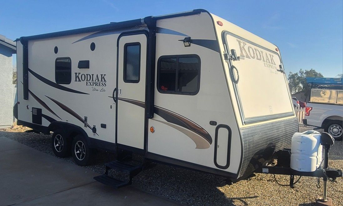 2017 Kodiak Express 206ES for Sale in Phoenix, AZ - OfferUp