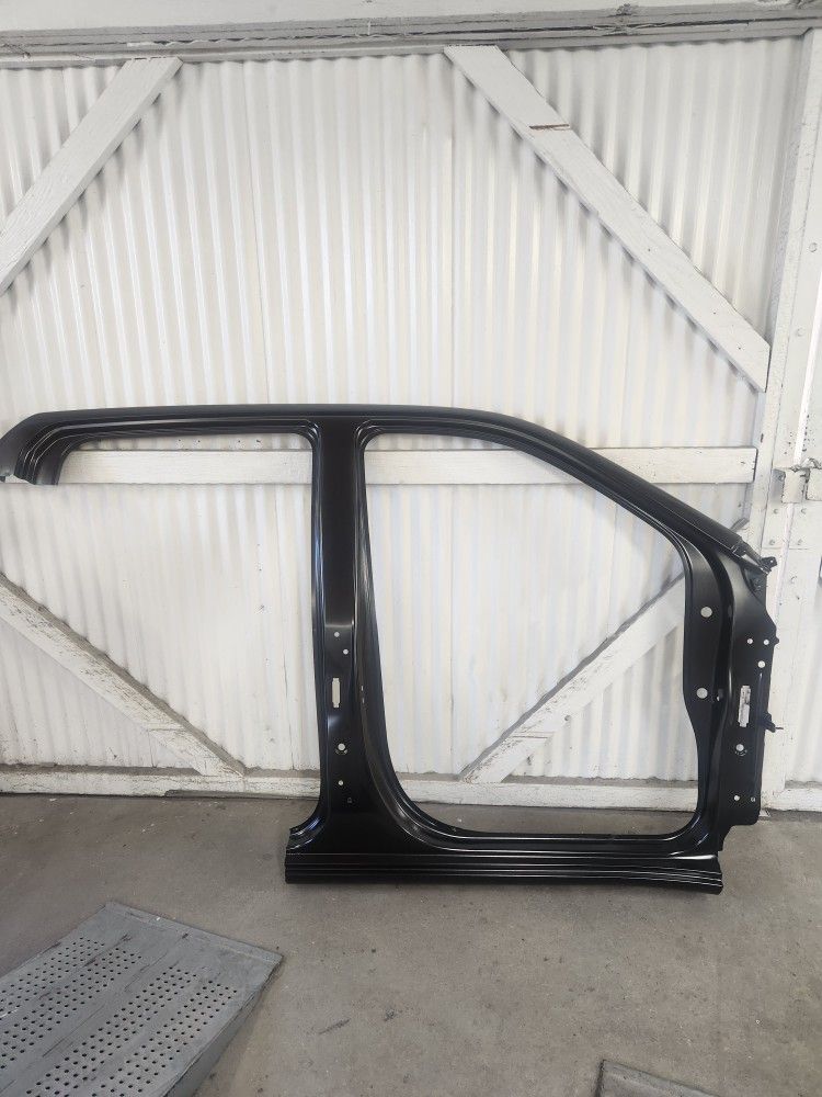 2019 2020 2021 2022 2023 2024 Silverado Sierra Uniside Body Passenger ...