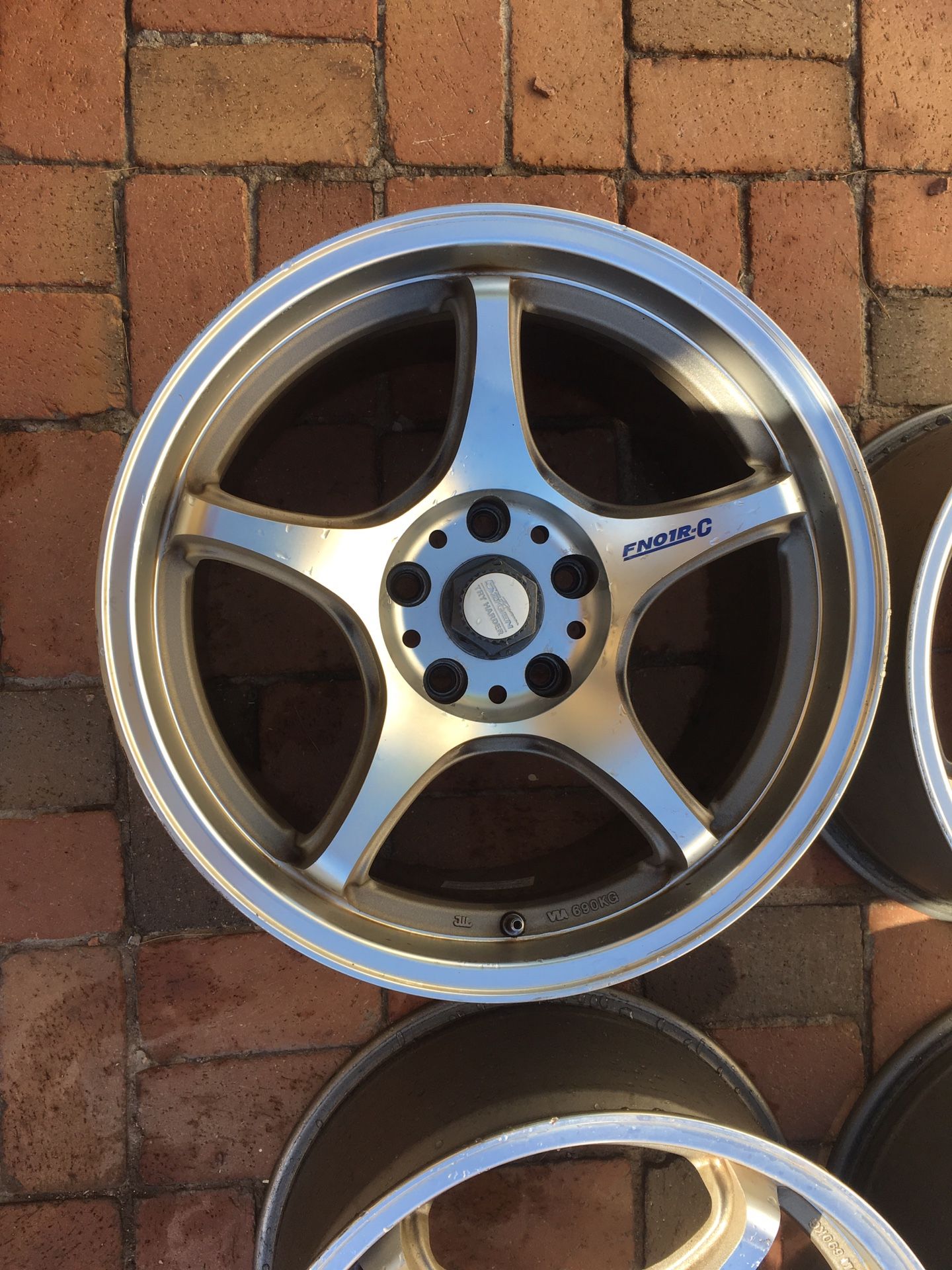 5zigen FN01R-C for Sale in Chandler, AZ - OfferUp
