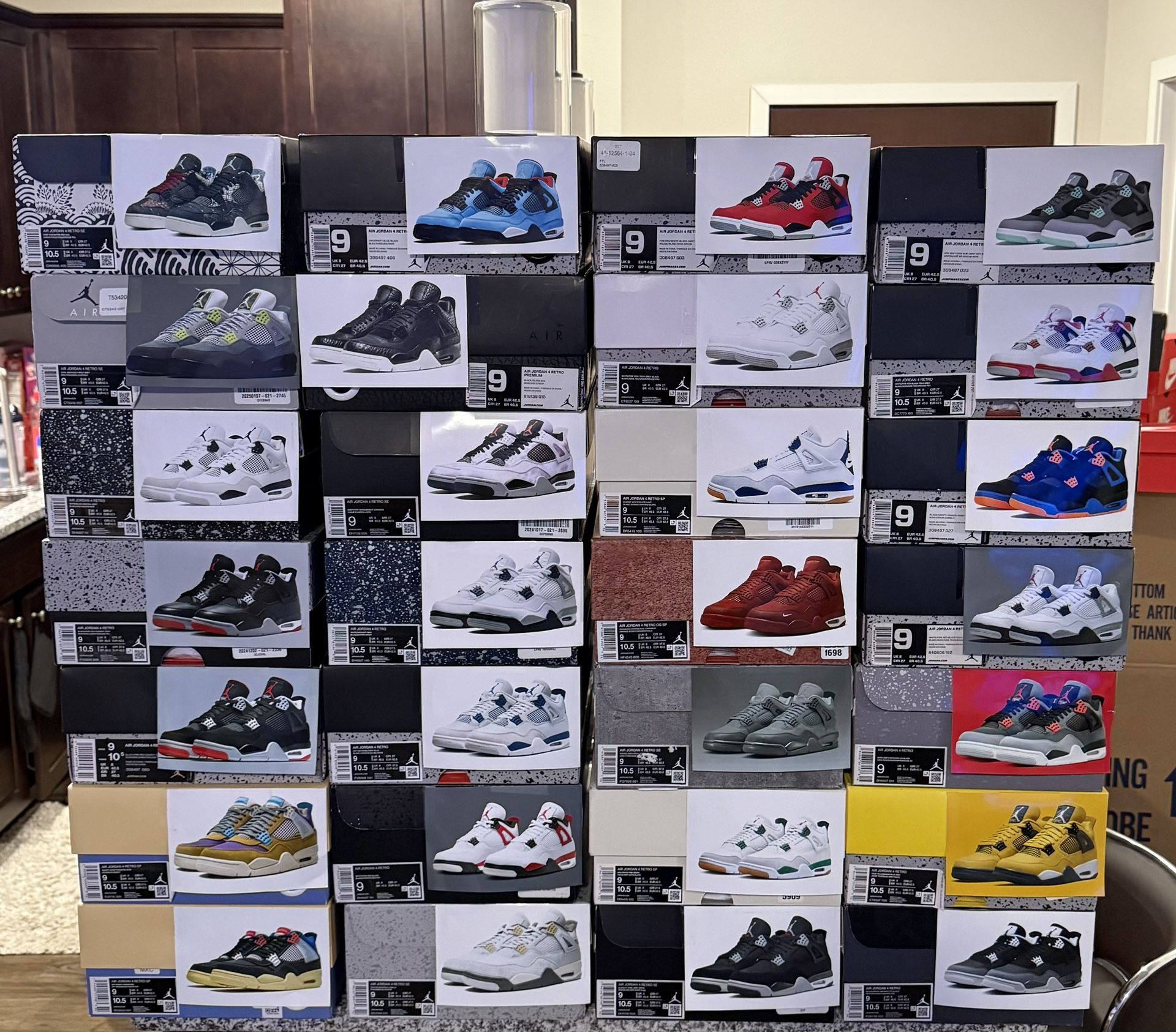 Nike Jordan 4s Size 9 (Brand New 28 Pairs) for Sale in Burnsville, MN ...