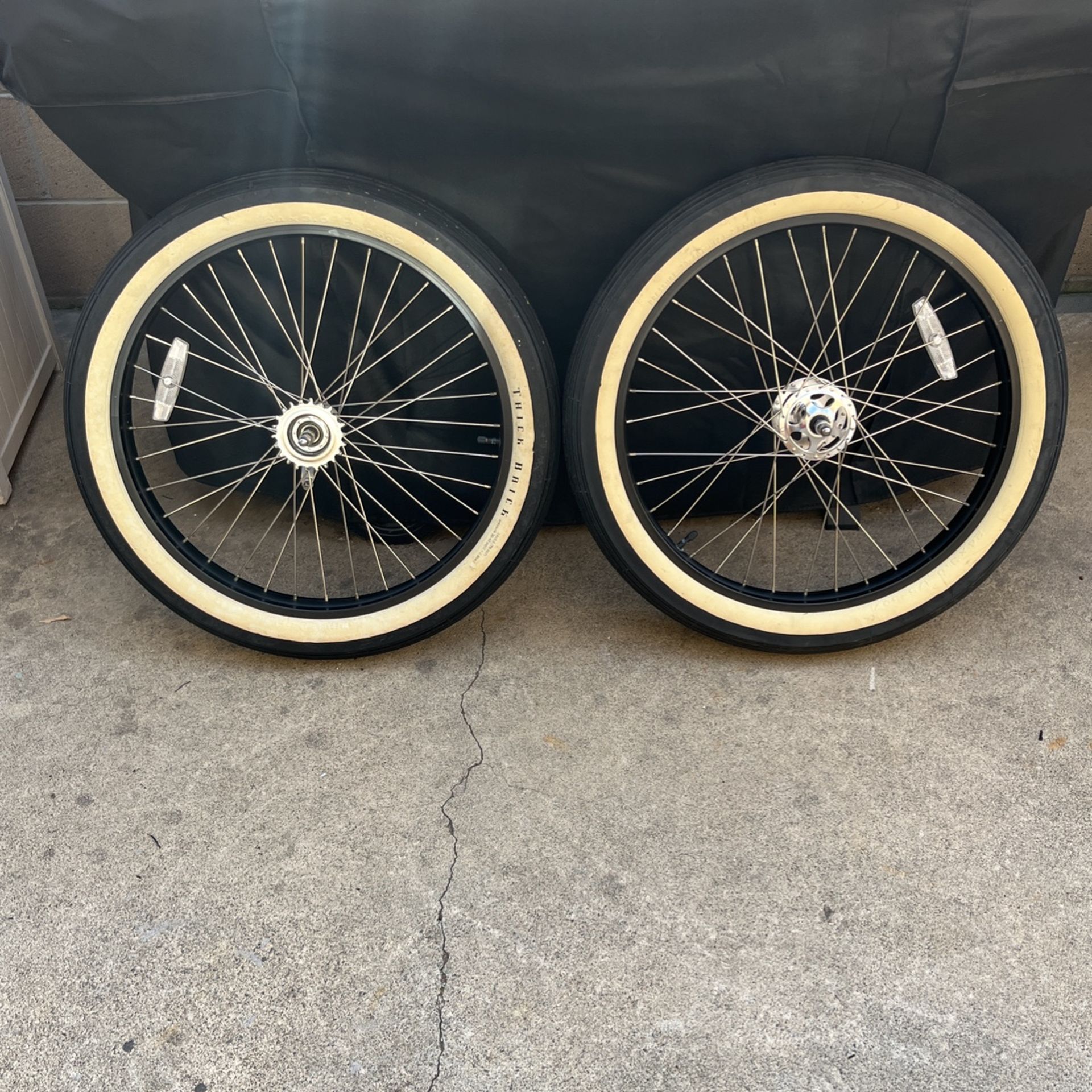 Felt Cruiser Rims And Tires 24x3.00 for Sale in Orange, CA - OfferUp