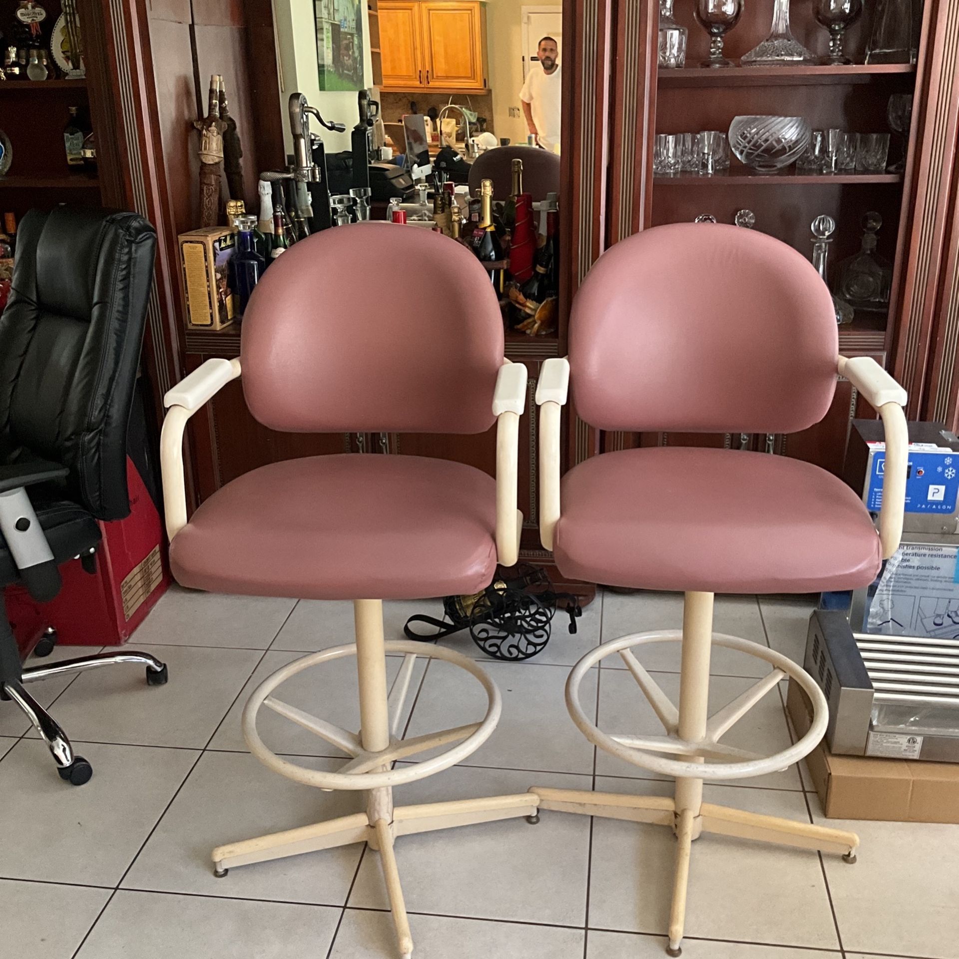 Bar Stool, Kitchen Stools, Swivel Style for Sale in Fort Lauderdale, FL ...