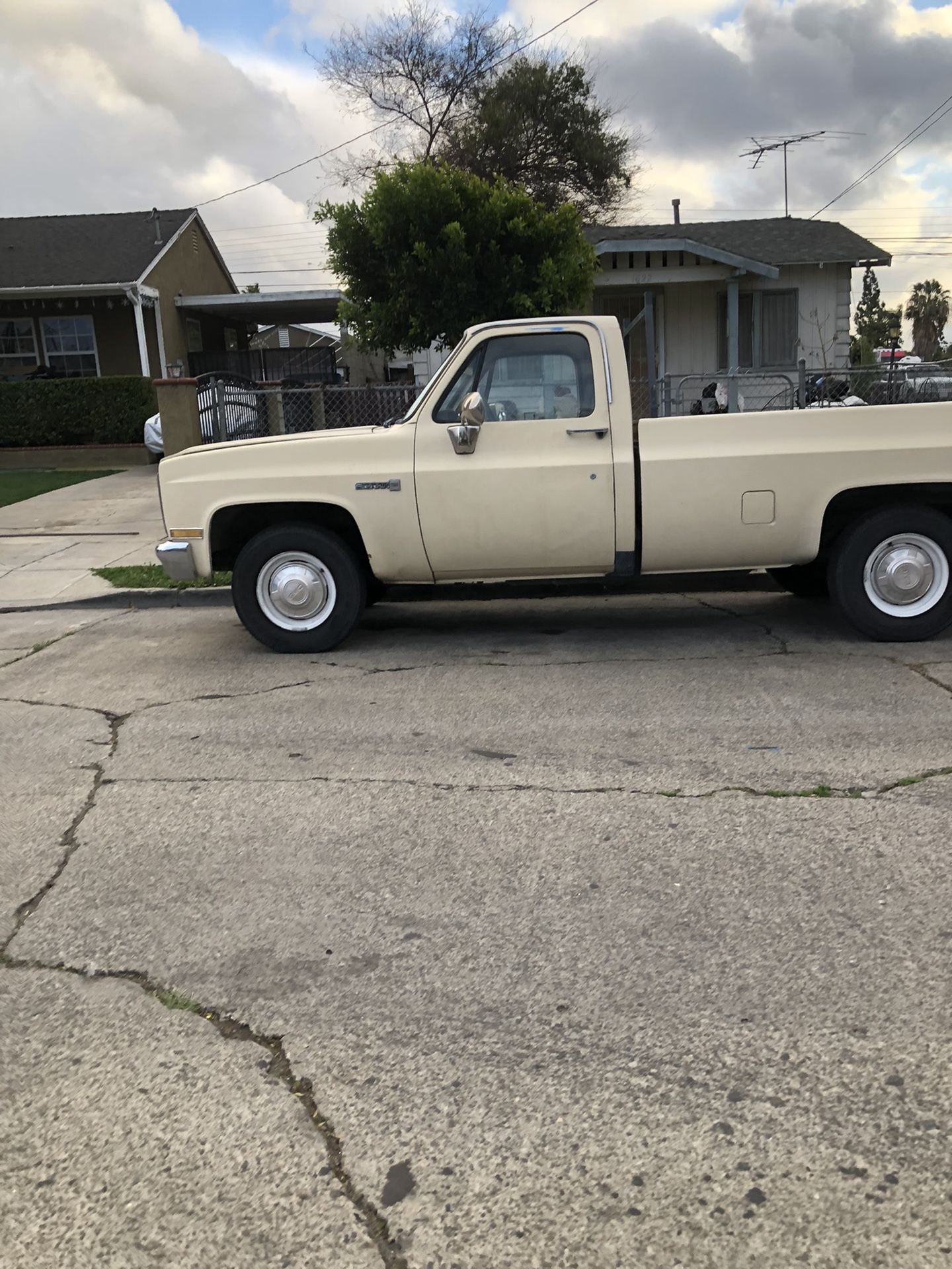 Custom 1985 Gmc Truck