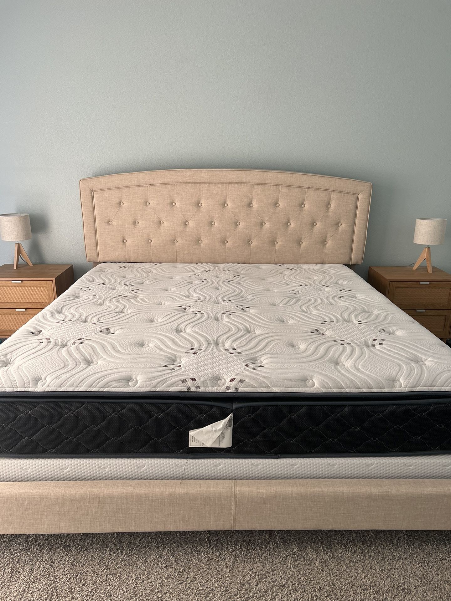 King Bad Frame With Mattress for Sale in Indio, CA - OfferUp