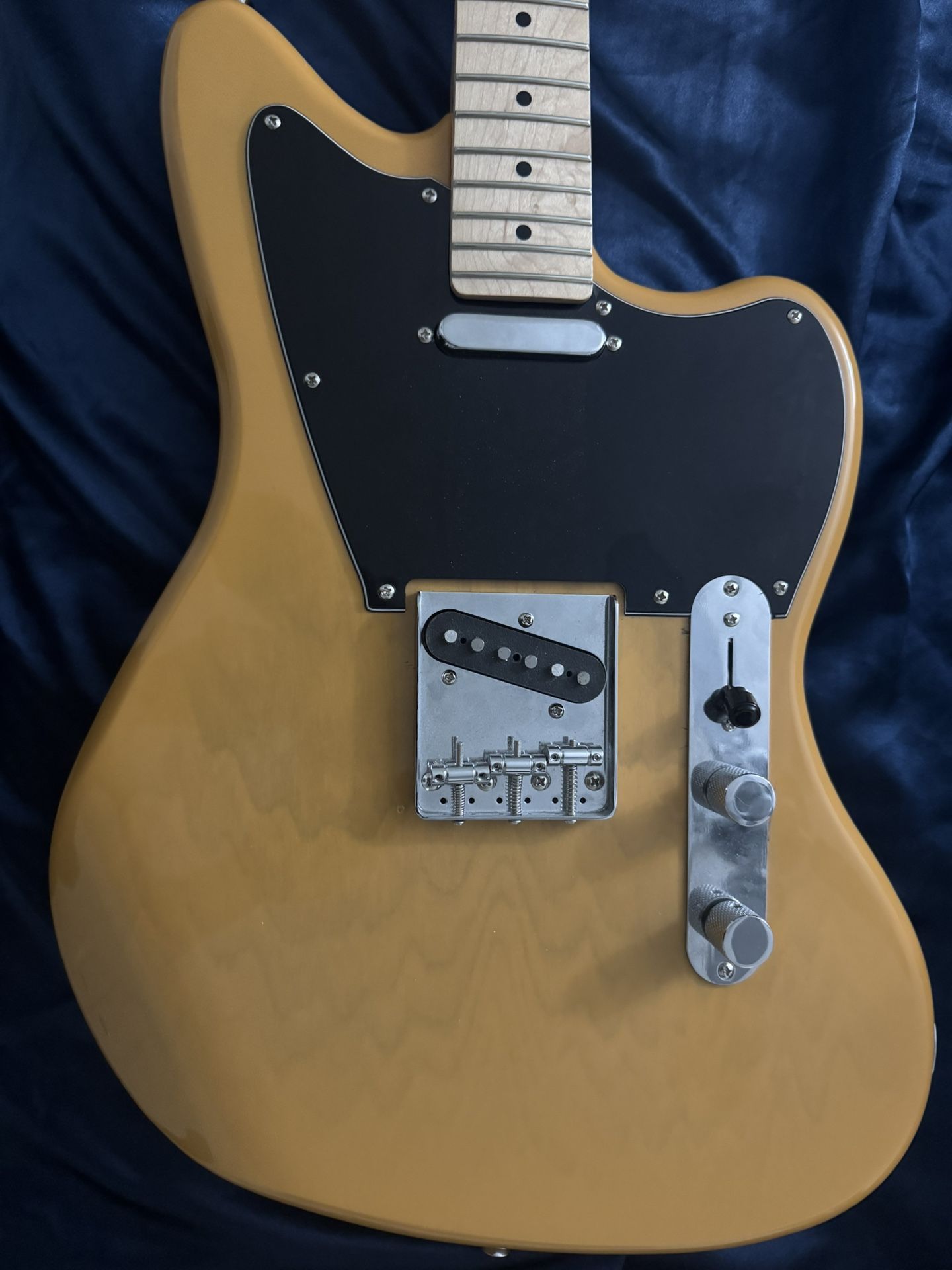 Squier Offset Telecaster for Sale in Las Vegas, NV - OfferUp