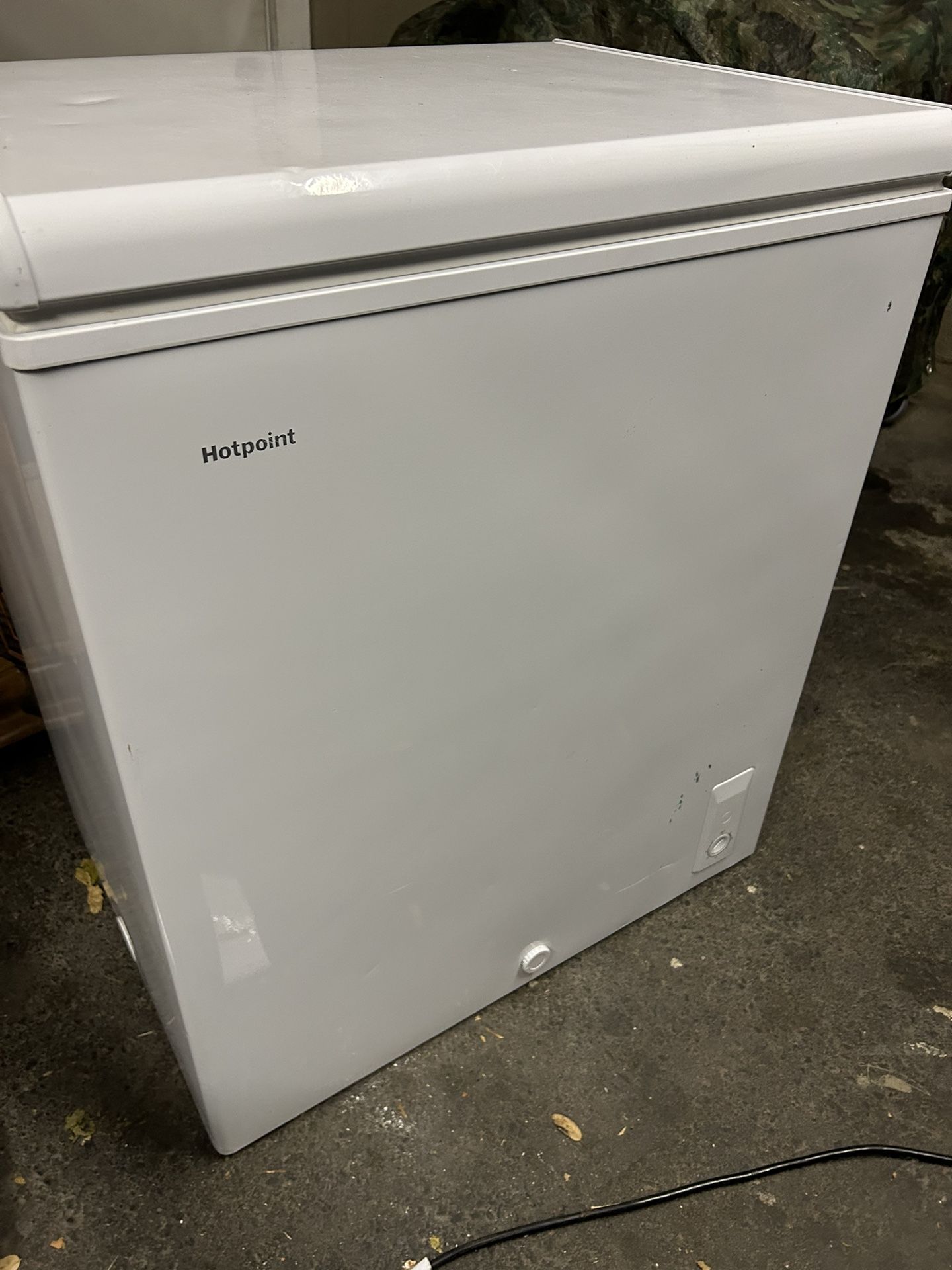 Hotpoint 5.1 cu ft Manual Defrost Chest Freezer Appliances
