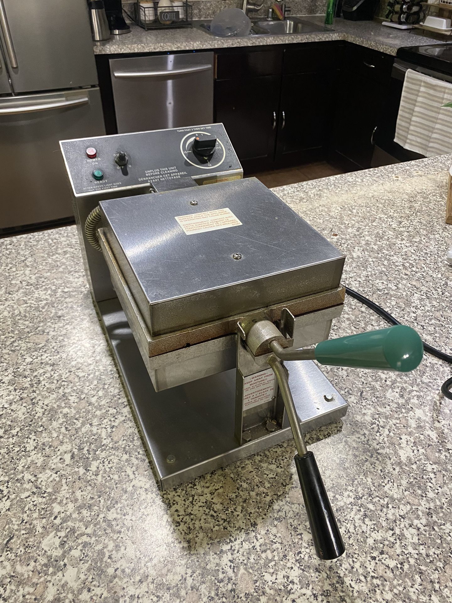 Waffle Dog Maker w/ 5 Dog Capacity, 120v for Sale in Las Vegas, NV ...