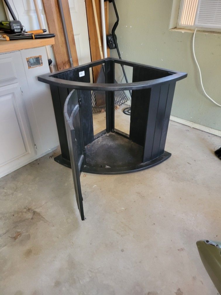 54 Gallon Corner Bow Front Fish Tank for Sale in Denton, TX - OfferUp