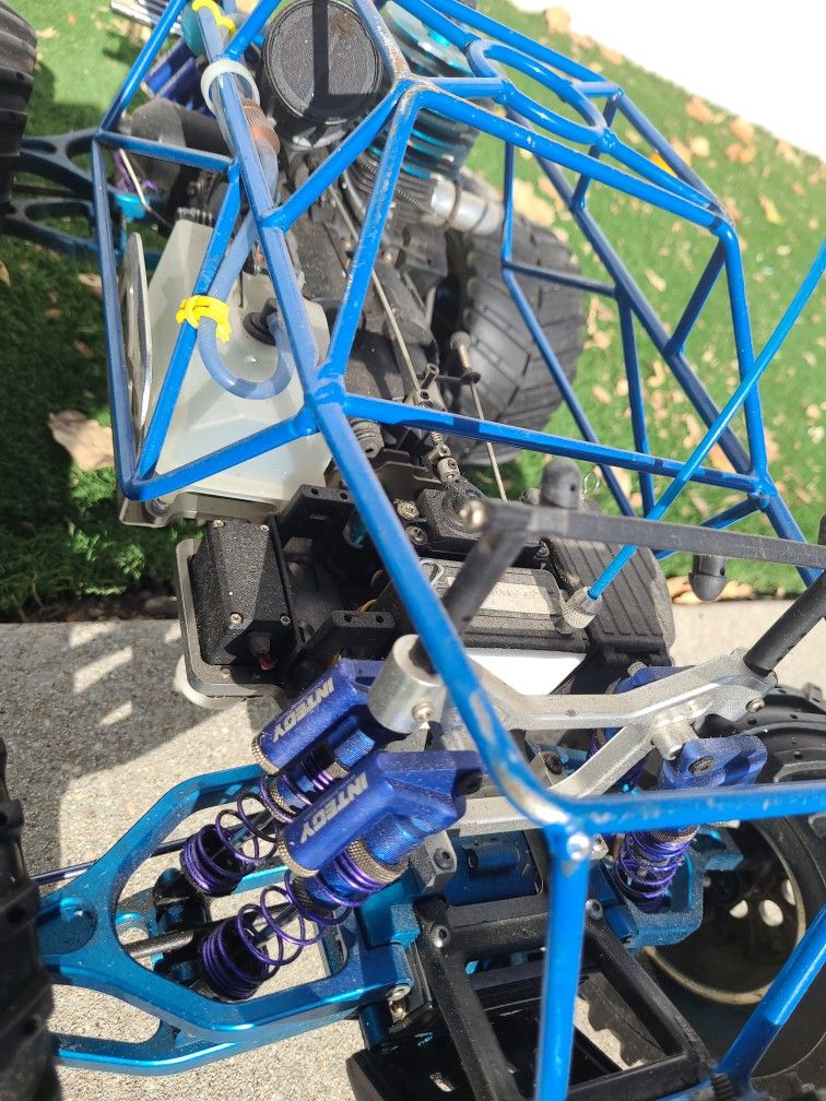 Team Associated MGT monster Truck Nitro Rc for Sale in Los Angeles, CA ...