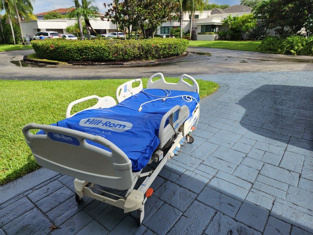 Hill-Rom Versacare Hospital Bed for Sale in Hollywood, FL - OfferUp