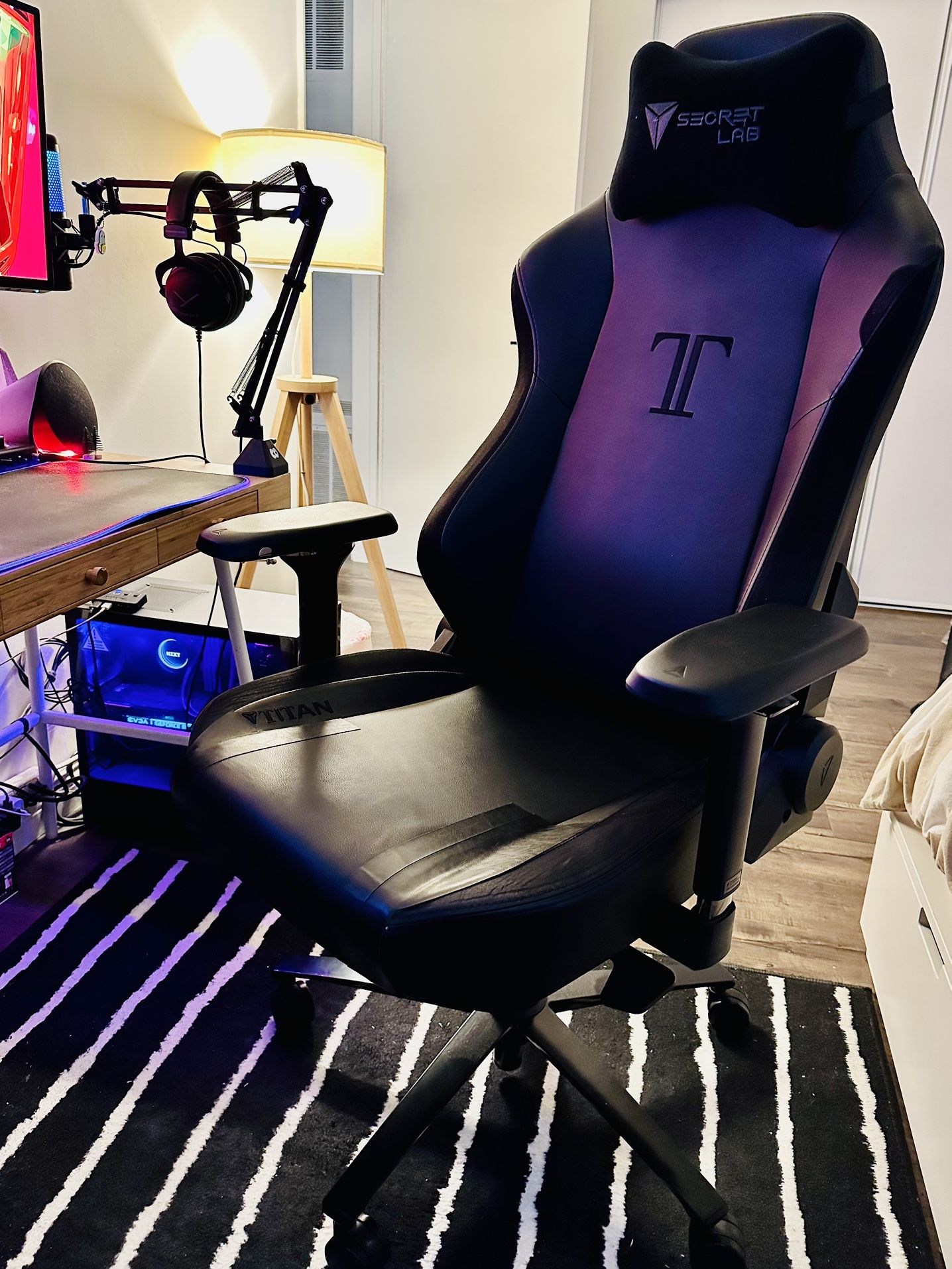 [WTS] Secretlab Titan Gaming Chair for Sale in Los Angeles, CA - OfferUp