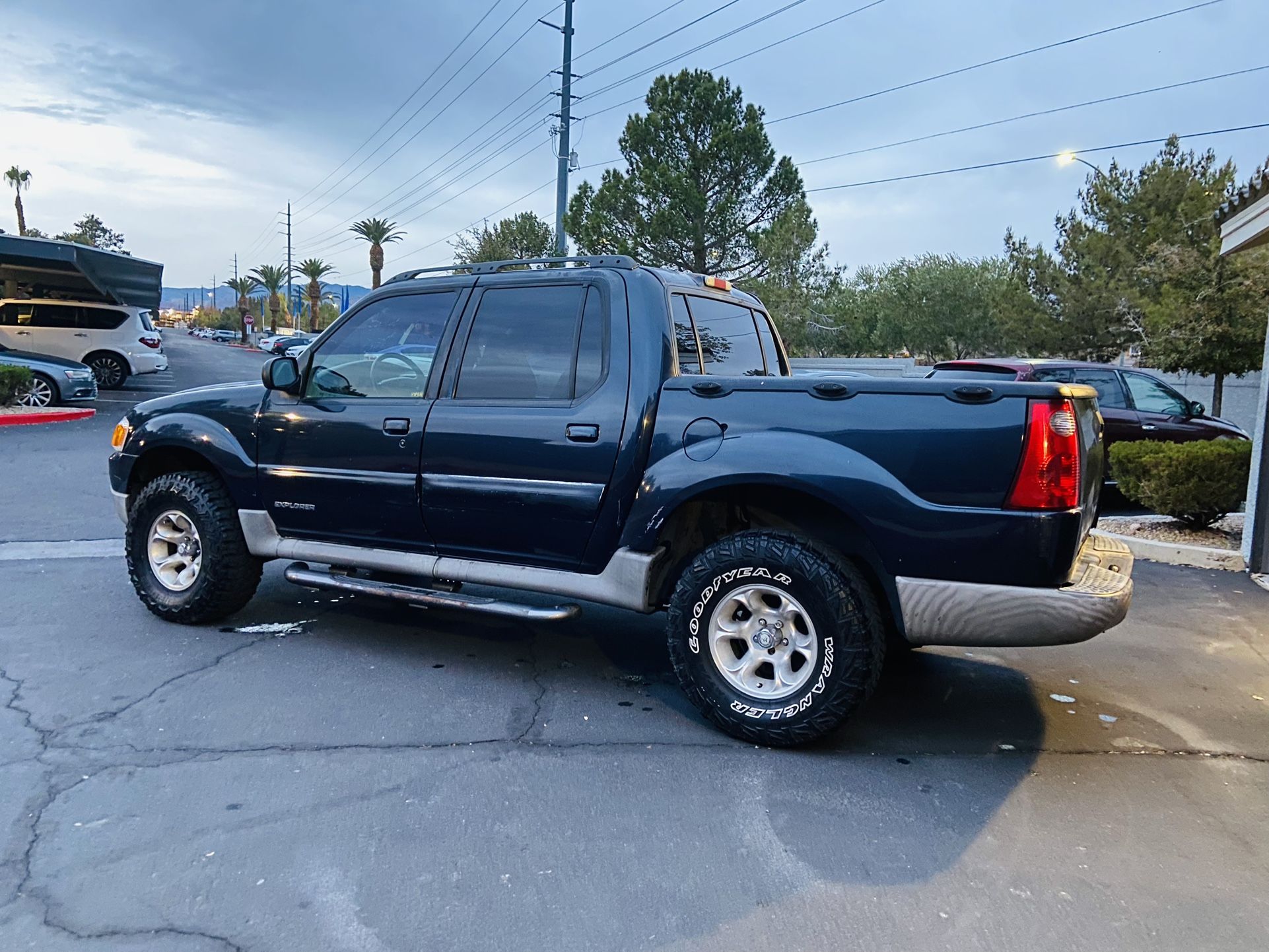 2003 Ford Explorer Sport Trac for Sale in Las Vegas, NV - OfferUp