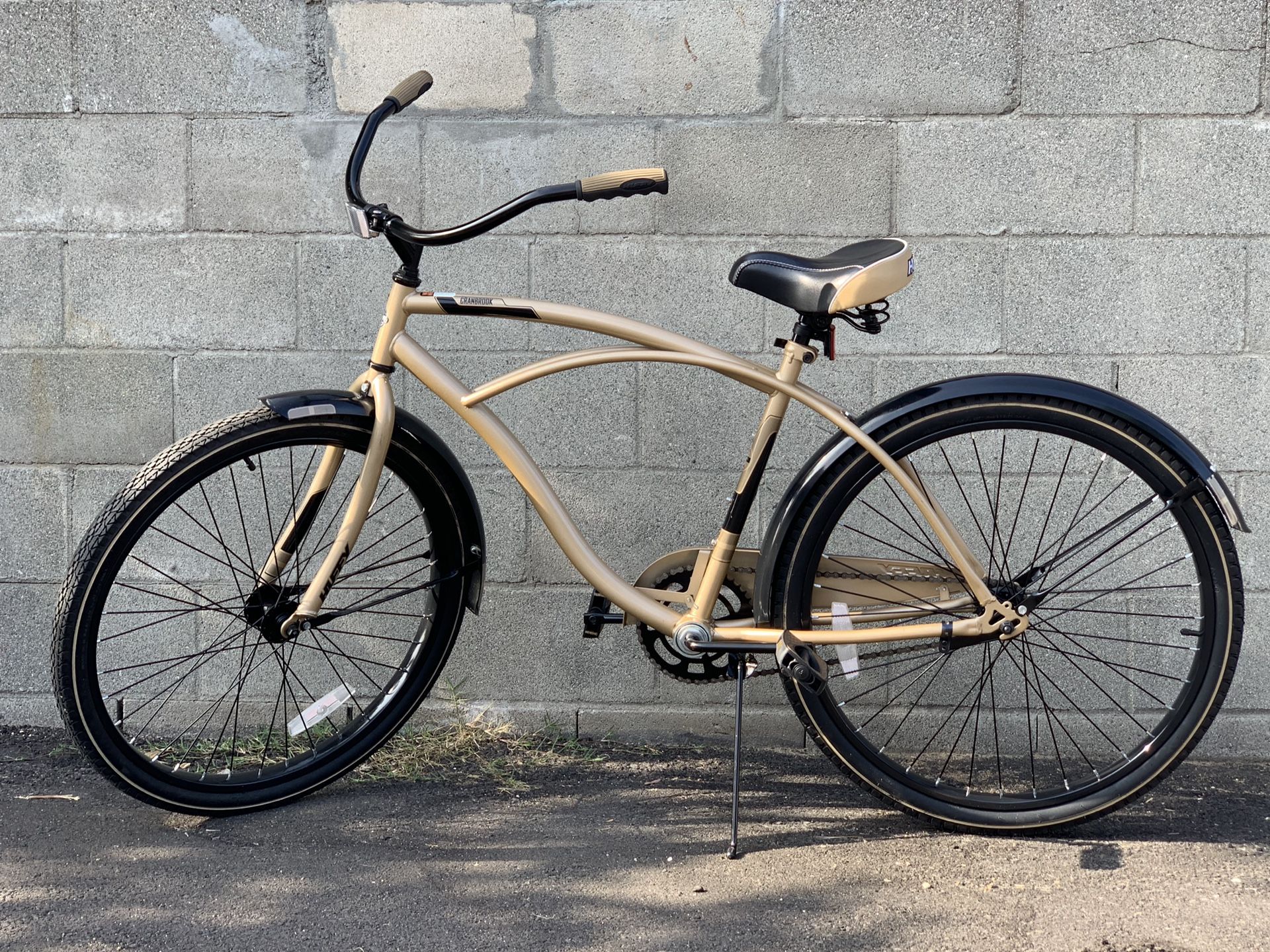 Huffy Cranbrook Beach Cruiser for Sale in San Bernardino, CA - OfferUp