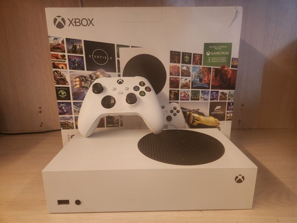 Used Xbox Series S 512GB (Box and Controller Included) for Sale in El ...