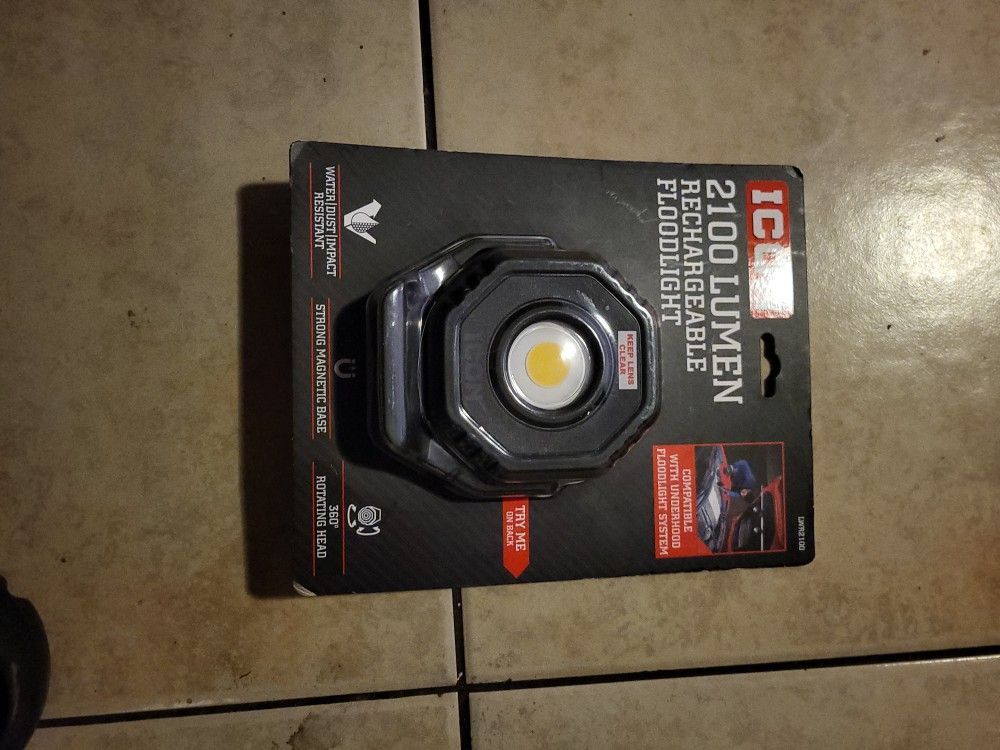 Icon 2100 Lumen Rechargeable Floodlight for Sale in Phoenix, AZ - OfferUp