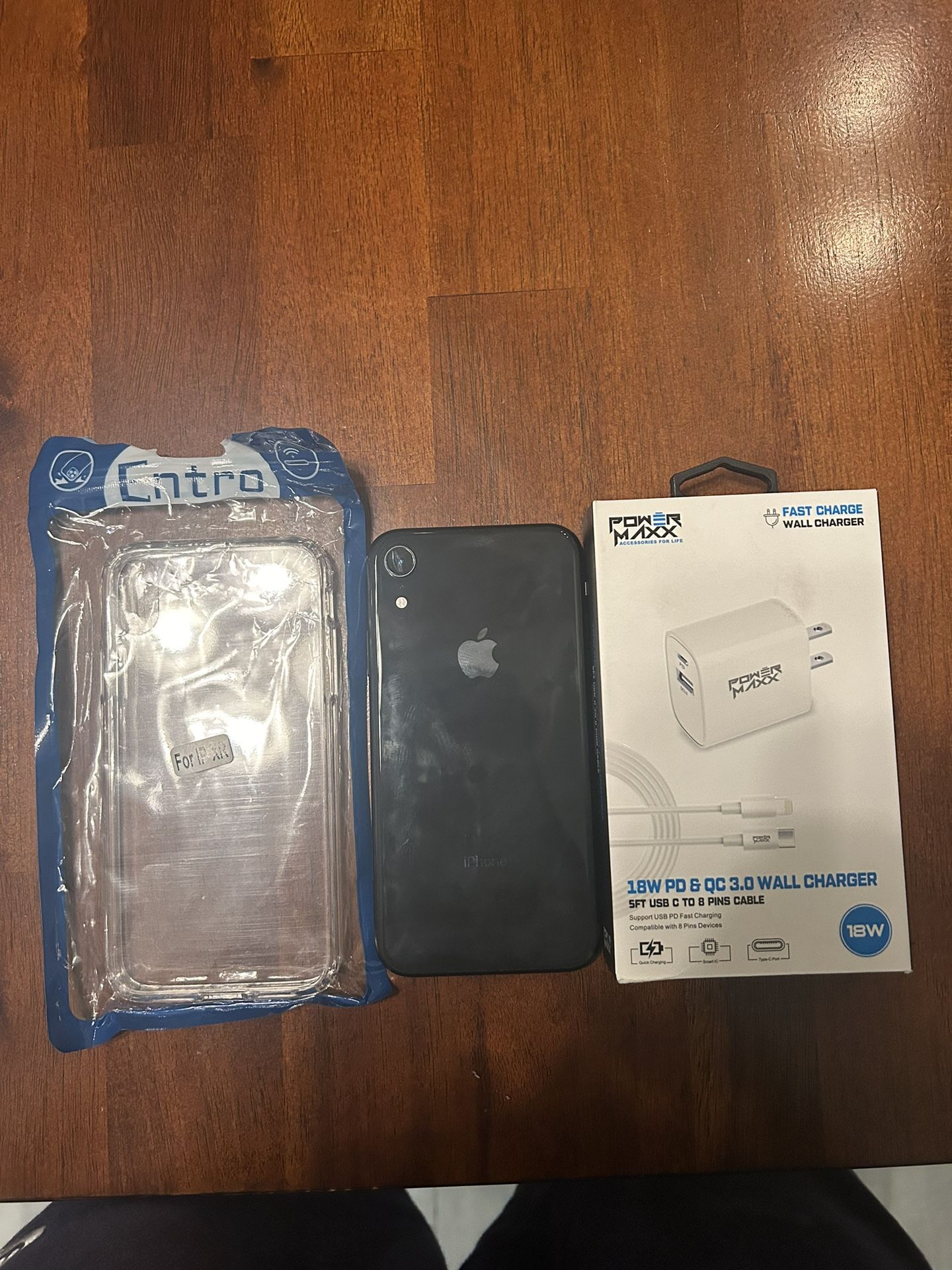 iPhone XR 64 Gigs for Sale in Phoenix, AZ - OfferUp