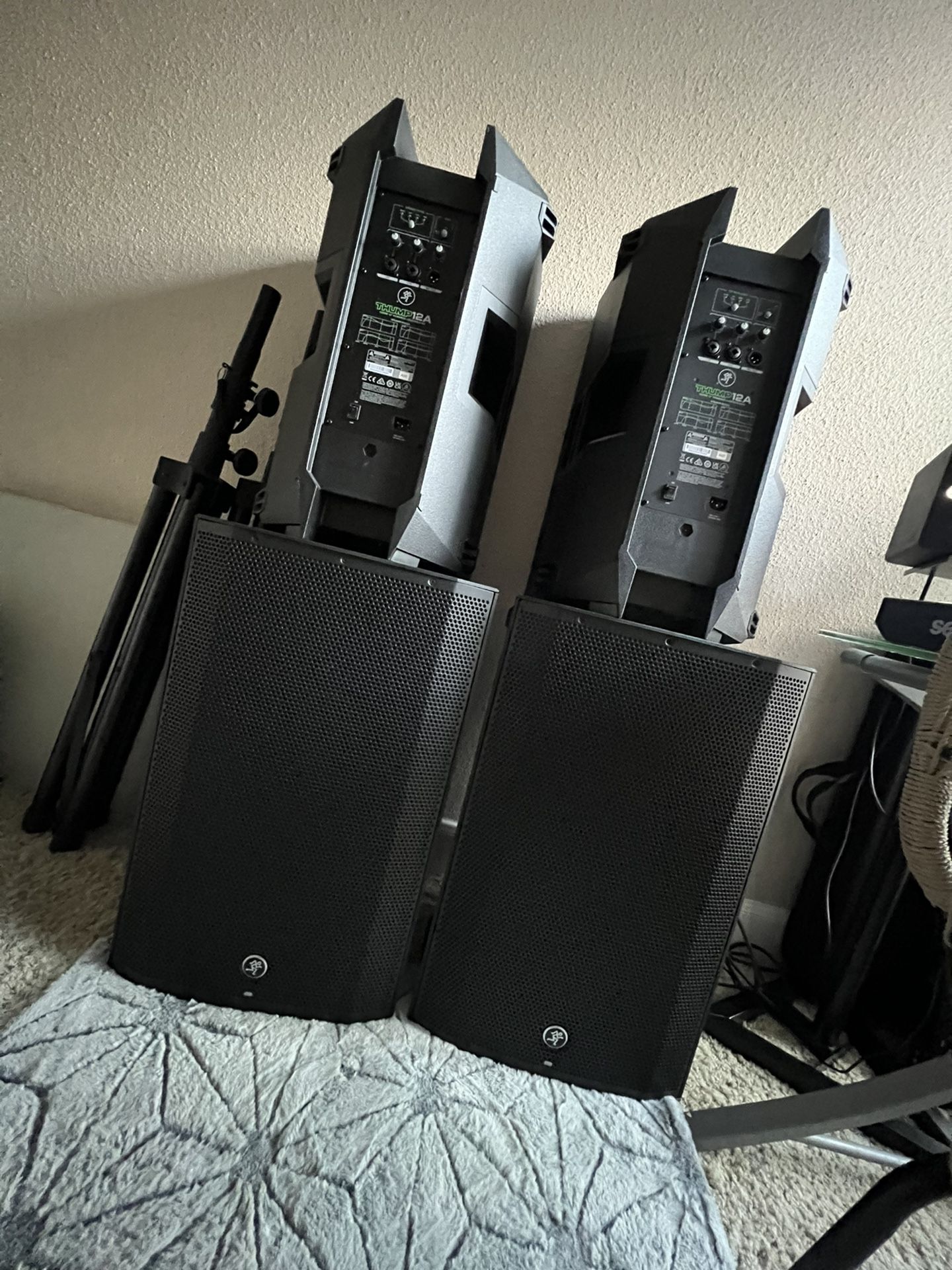 Mackie Thump 12a And 15a Speakers With Stands And Stands Cover for Sale ...