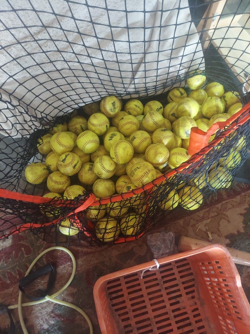 BP SOFTBALLS for Sale in Arrowhed Farm, CA - OfferUp