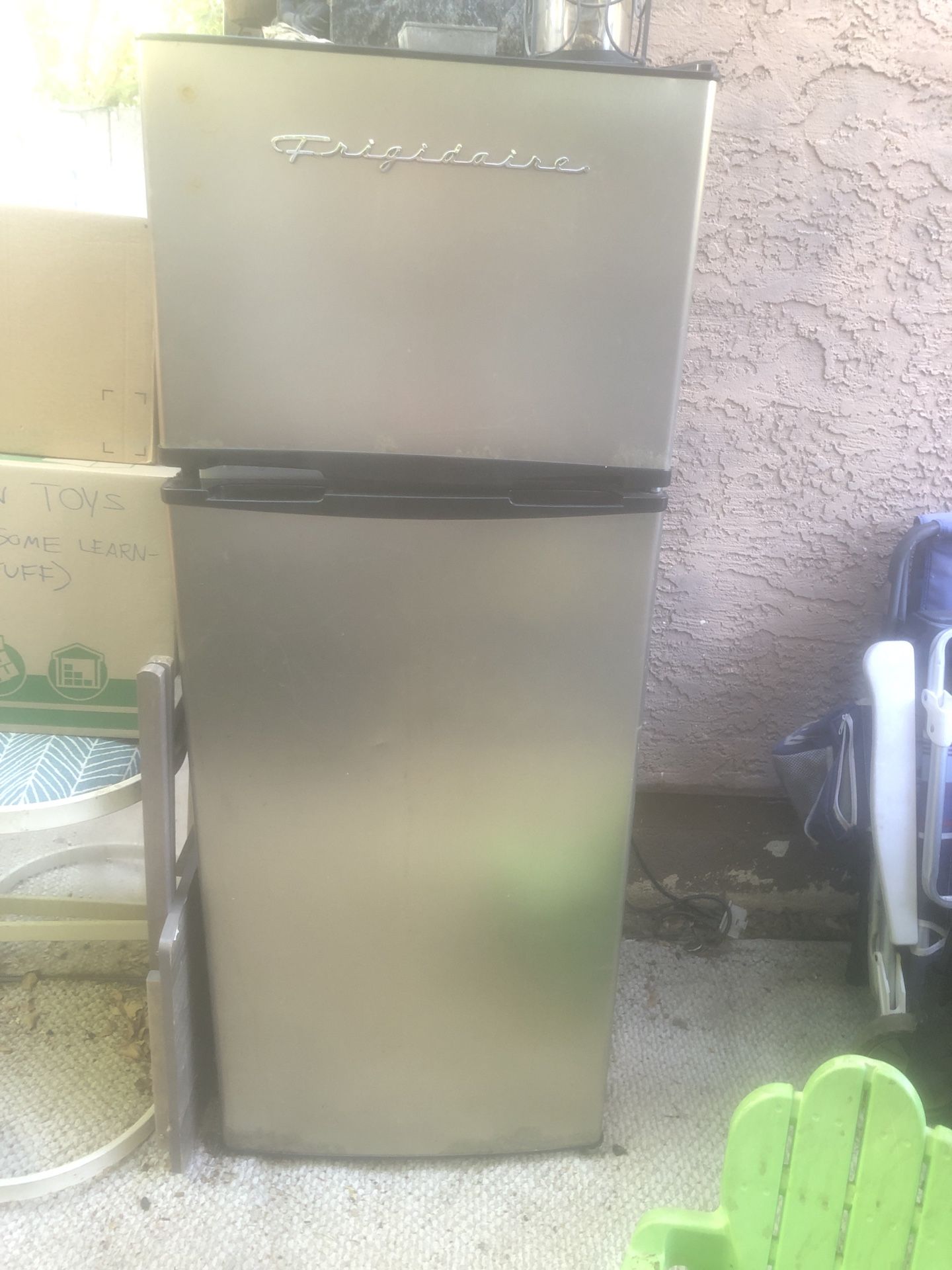 Medium Size Mini Refrigerator Frigidaire for Sale in Phoenix, AZ - OfferUp