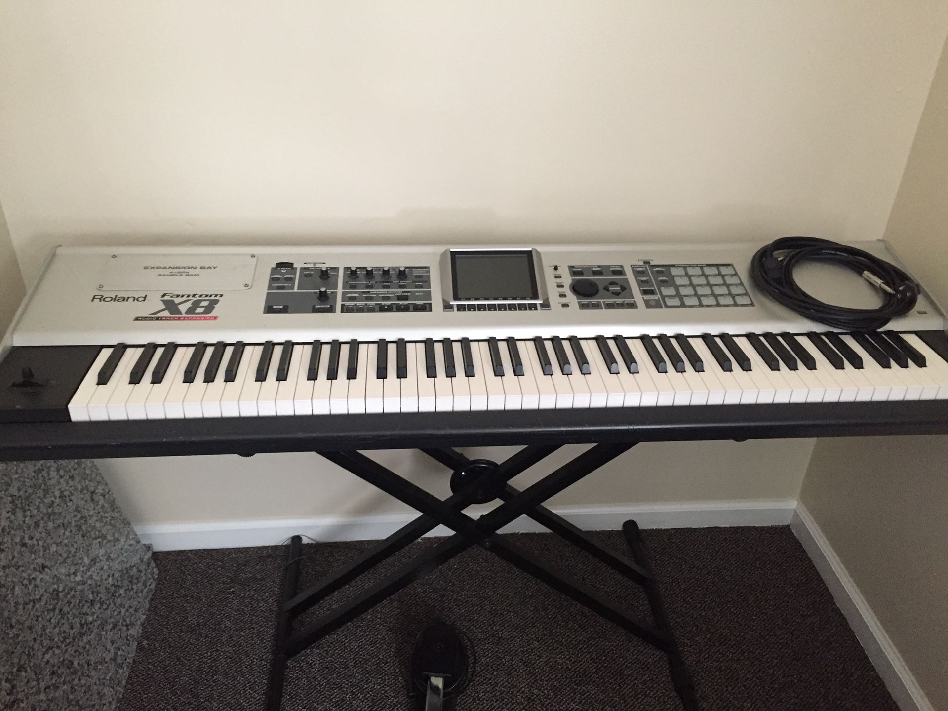 Roland Fantom X8