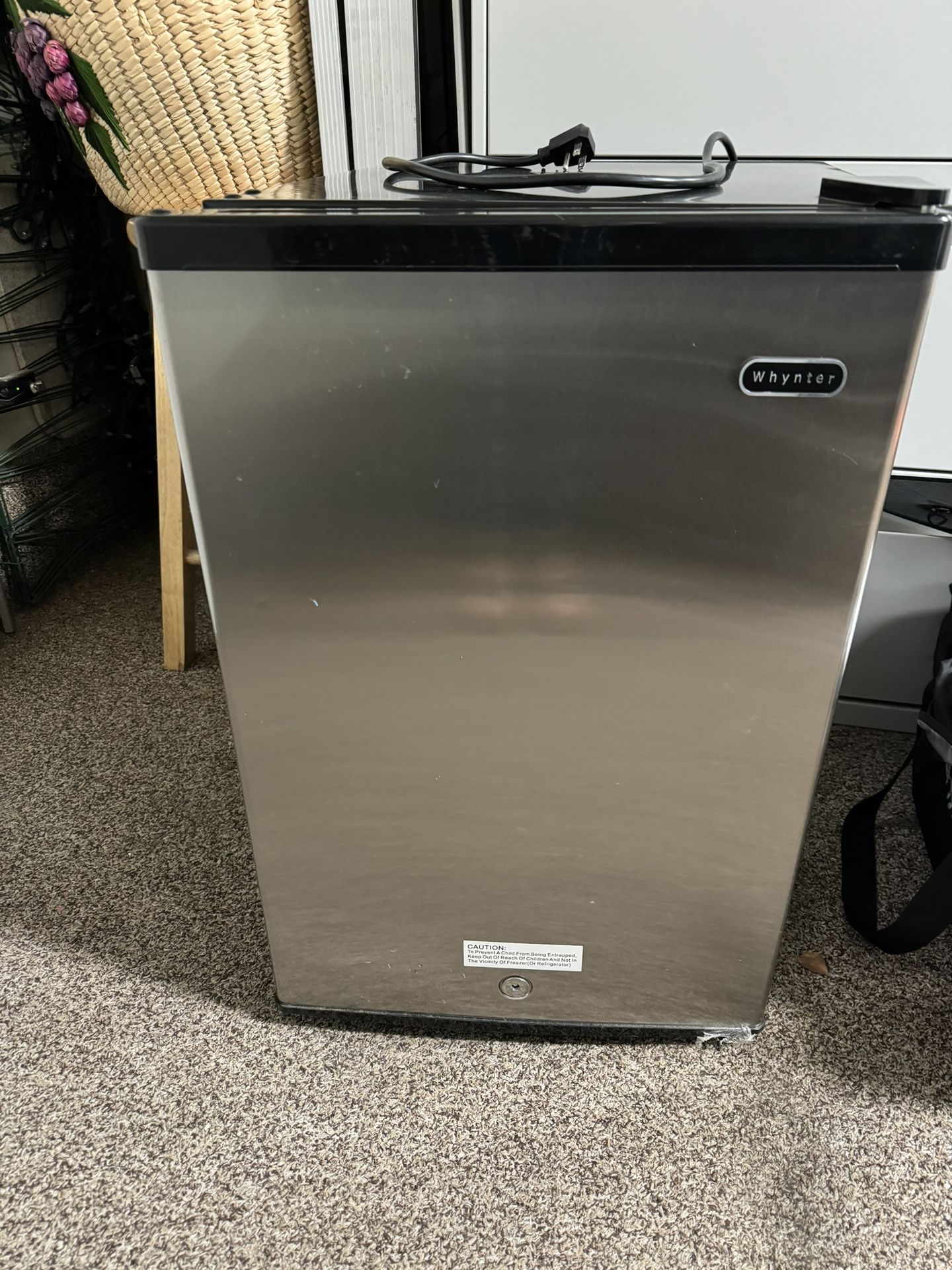 Whynter Mini Freezer for Sale in Thousand Palms, CA - OfferUp