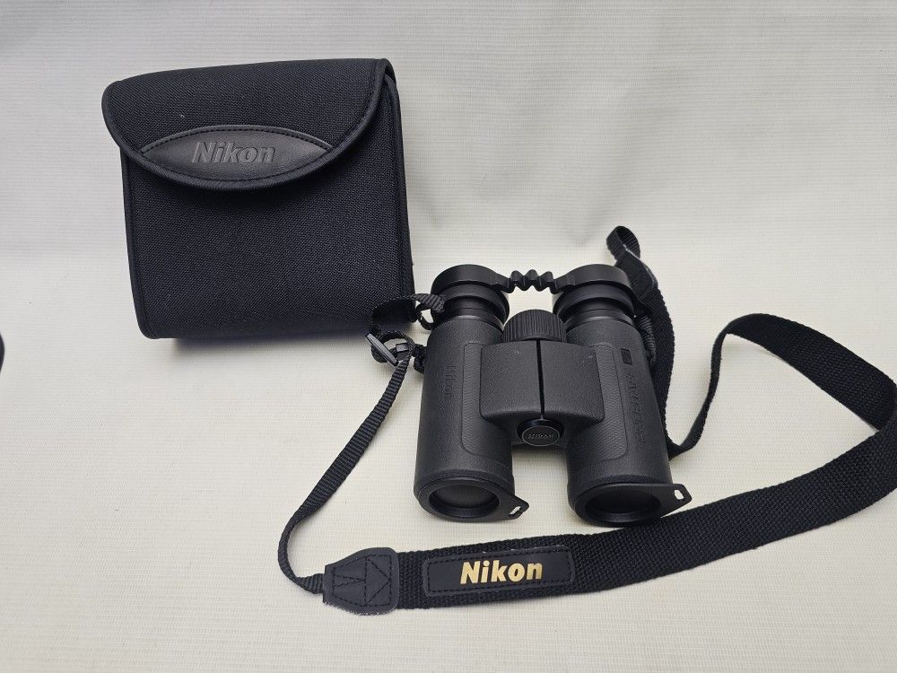 Nikon Prostaff P3 10x30 Binoculars for Sale in South Gate, CA - OfferUp