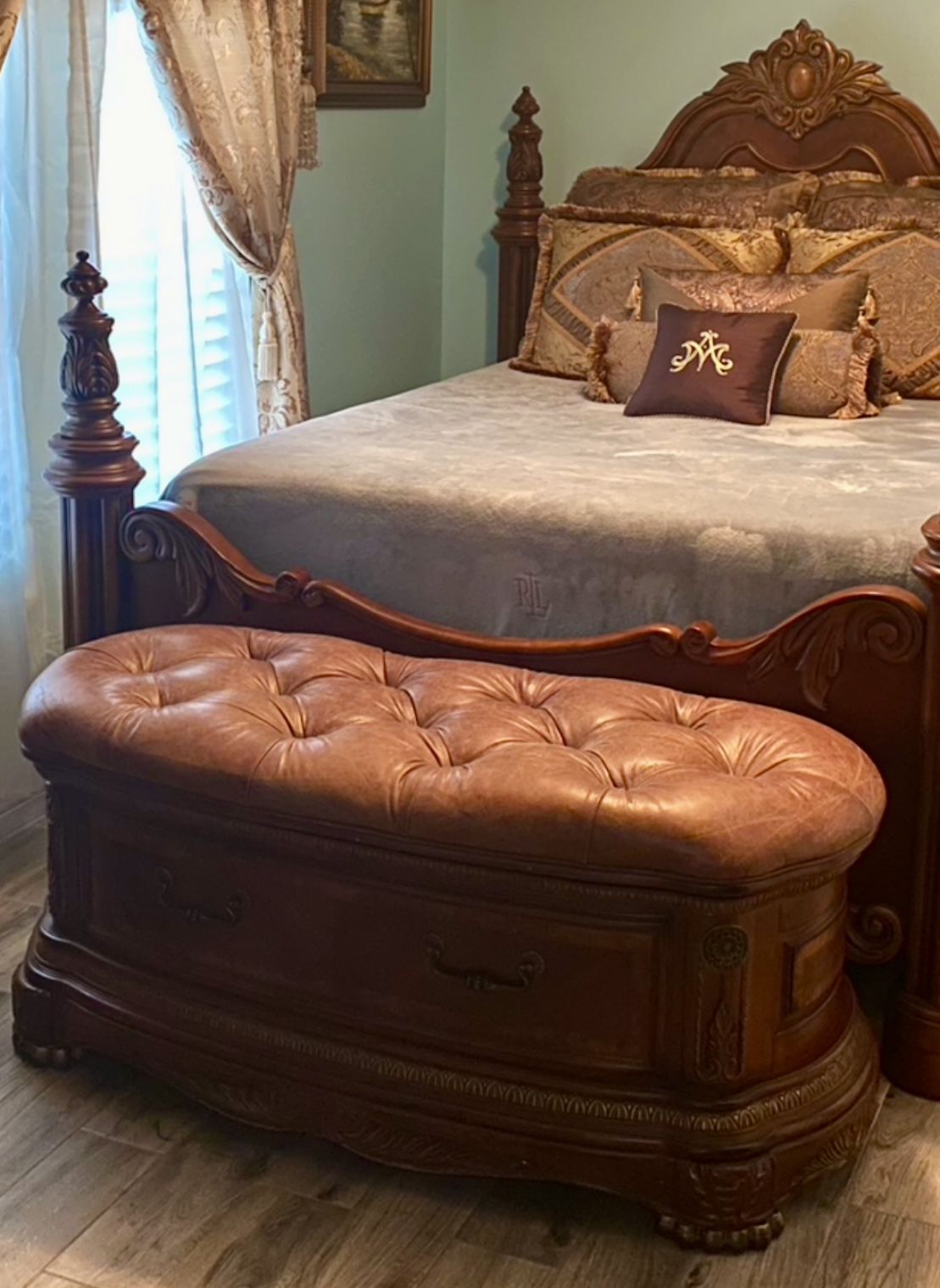 Aico Michael Amini Bench/chest for Sale in Plant City, FL - OfferUp
