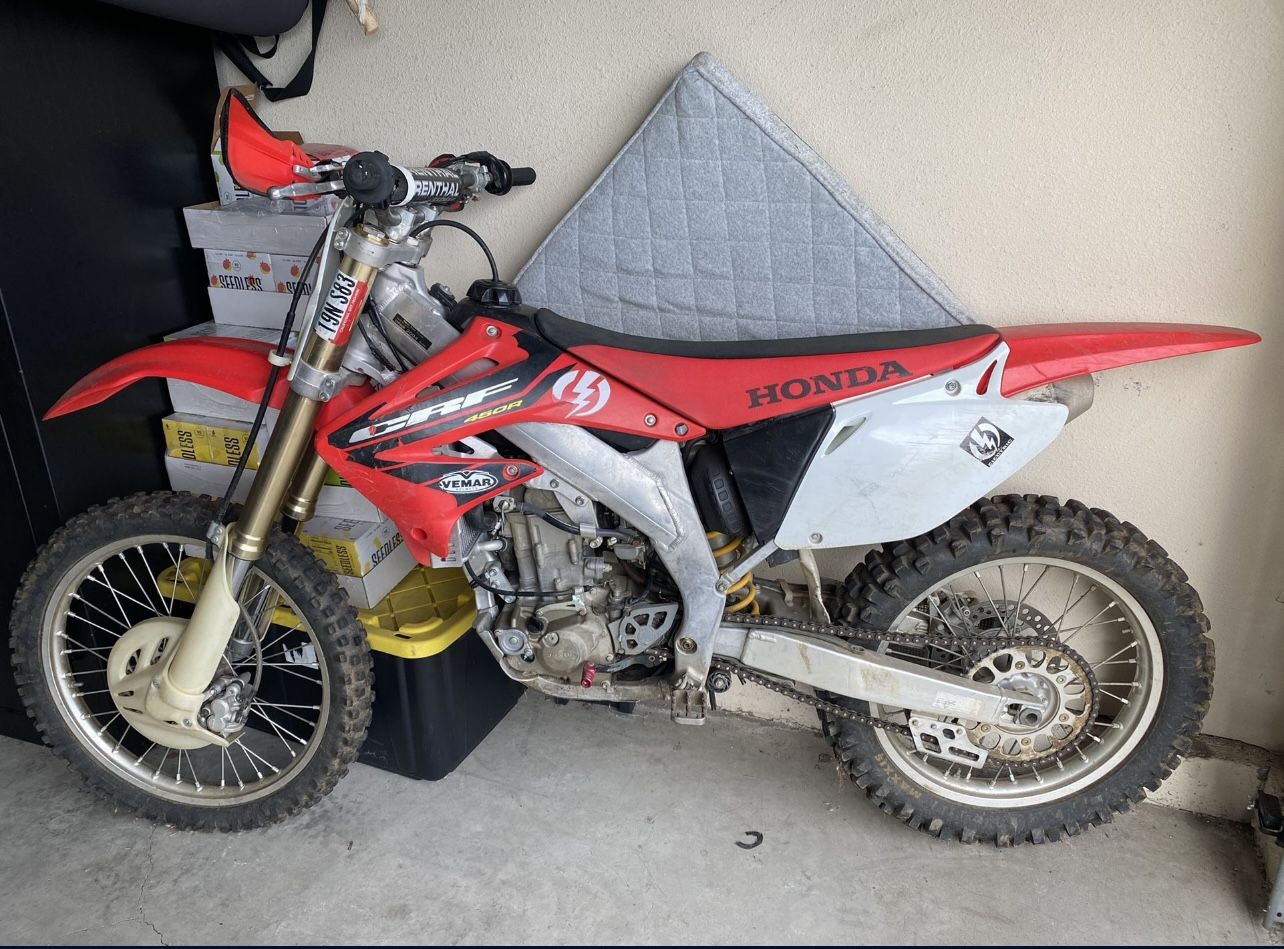 2004 Honda Crf450r for Sale in Riverside, CA - OfferUp