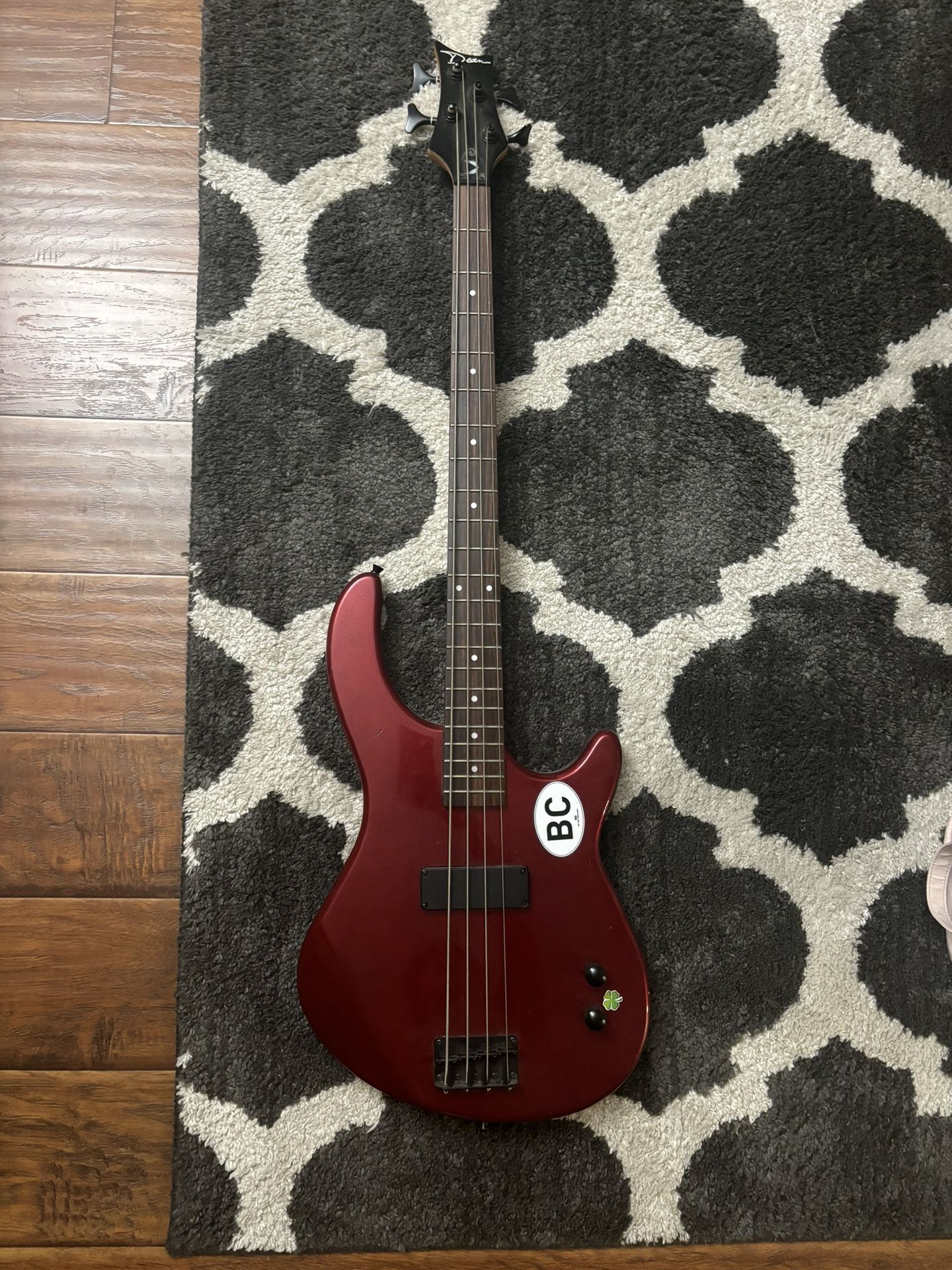 Dean Bass Guitar for Sale in Los Angeles, CA - OfferUp