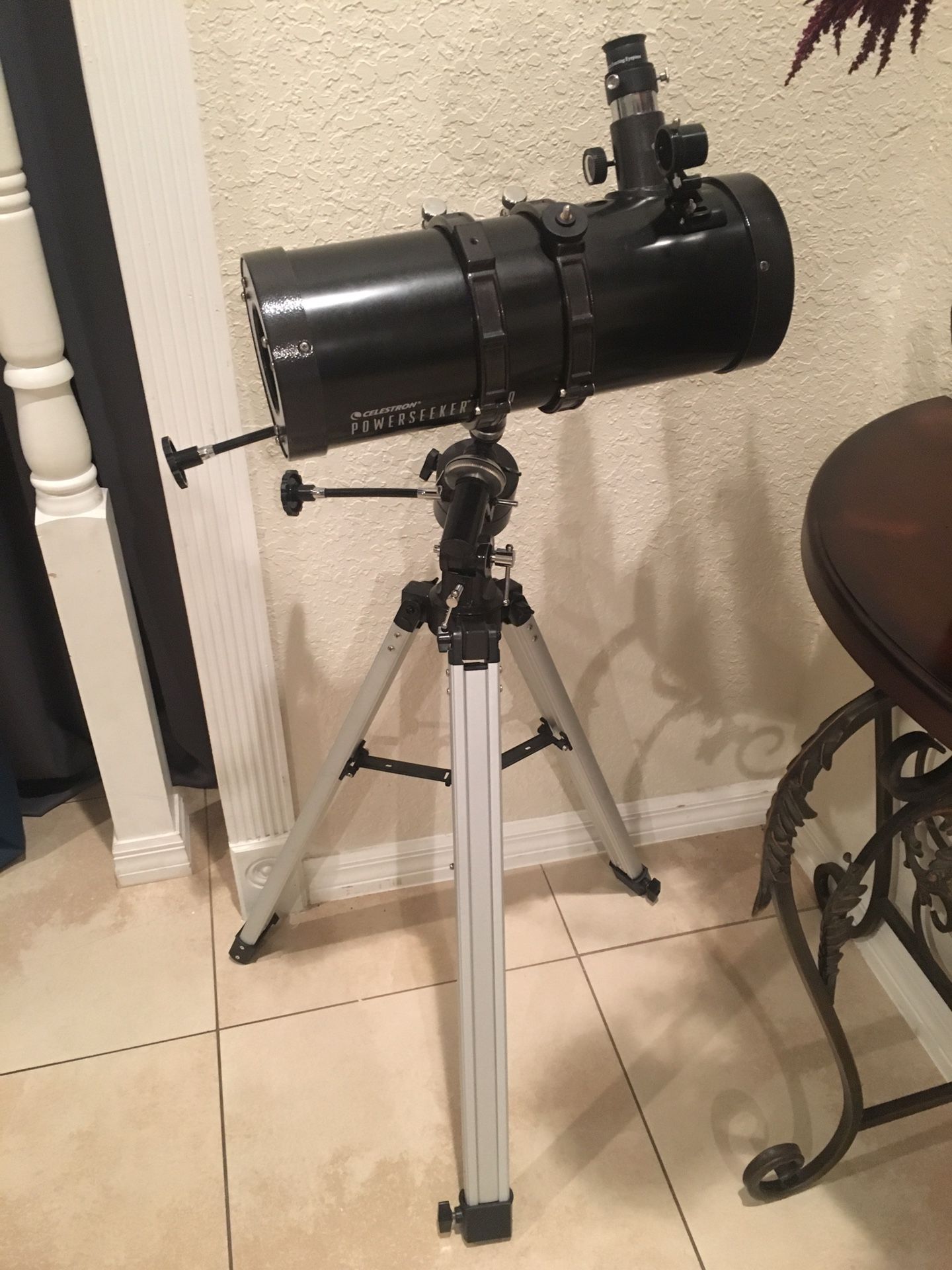 Celestron PowerSeeker 127 EQ Telescope for Sale in Alafaya, FL - OfferUp