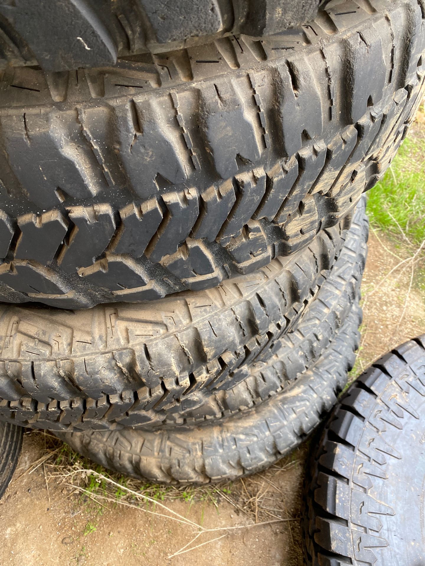 37” mud tire bfg MTR for Sale in Riverside, CA - OfferUp