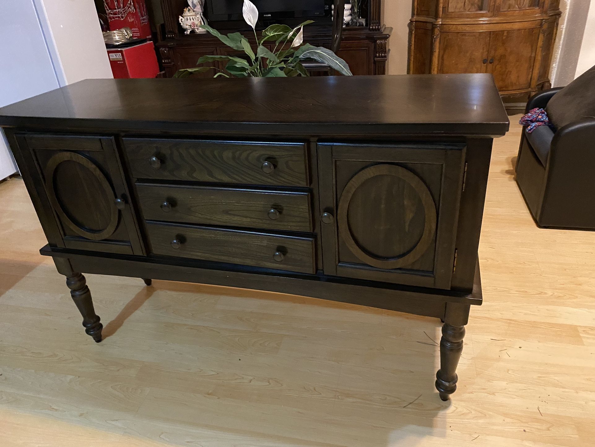 Enter Table Dark Brown 52x17x33”H for Sale in Houston, TX - OfferUp