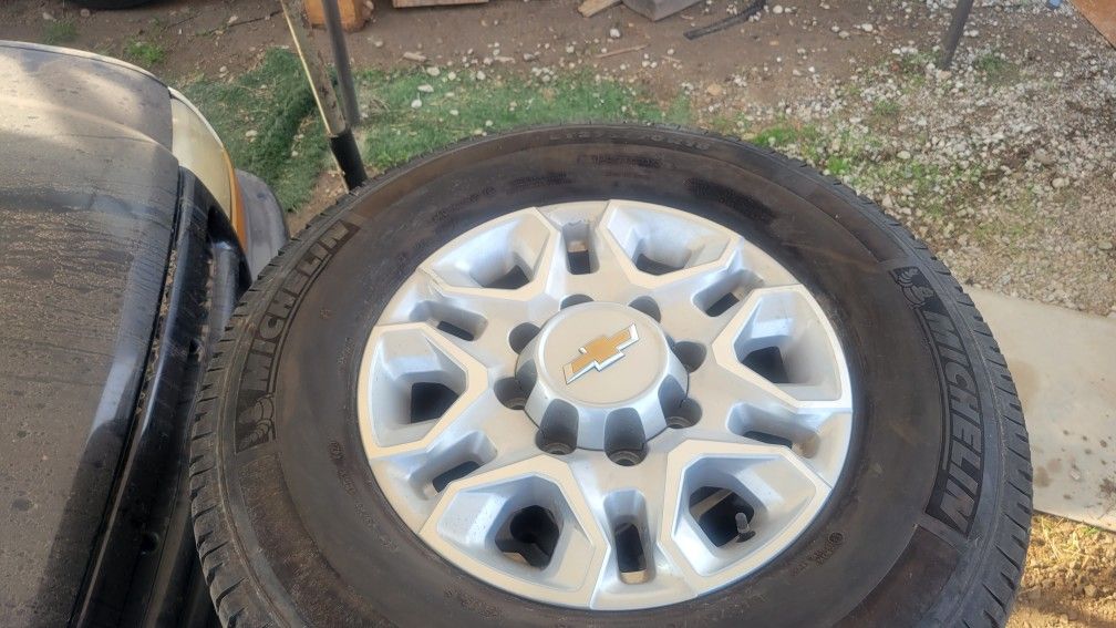 2019 Chevy Silverado 2500 8 Lug Wheels And Tires for Sale in Chula ...