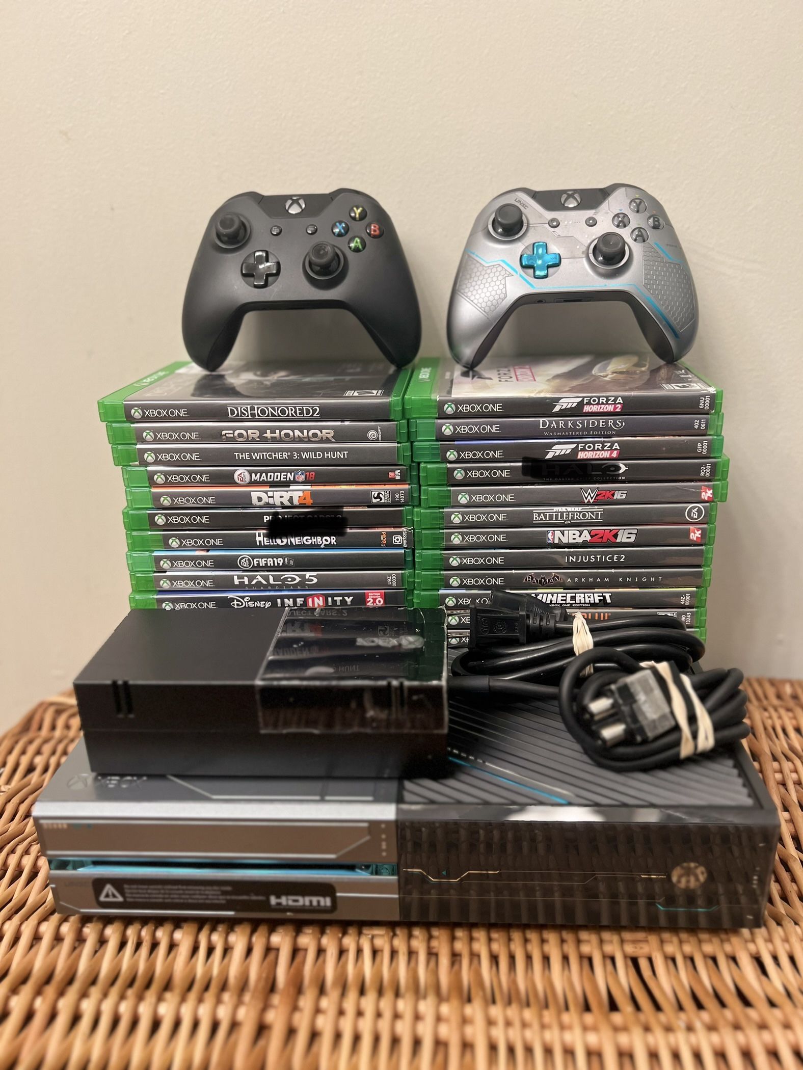 Xbox One Halo Edition Console