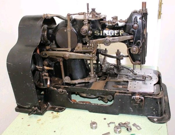 Singer 71-32 Buttonhole Sewing Machine for Sale in Ceres, CA - OfferUp