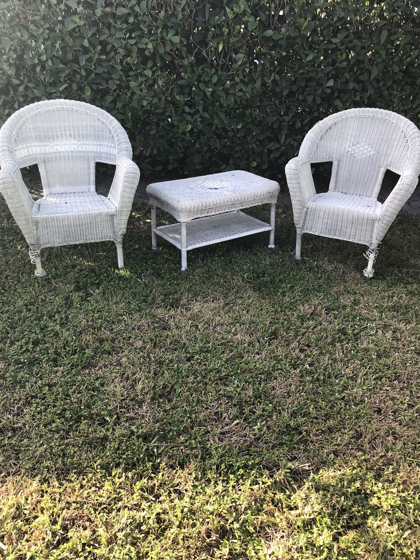 Wicker Sturdy Outdoor Table and 2 Chairs for Sale in Palm Beach Gardens ...