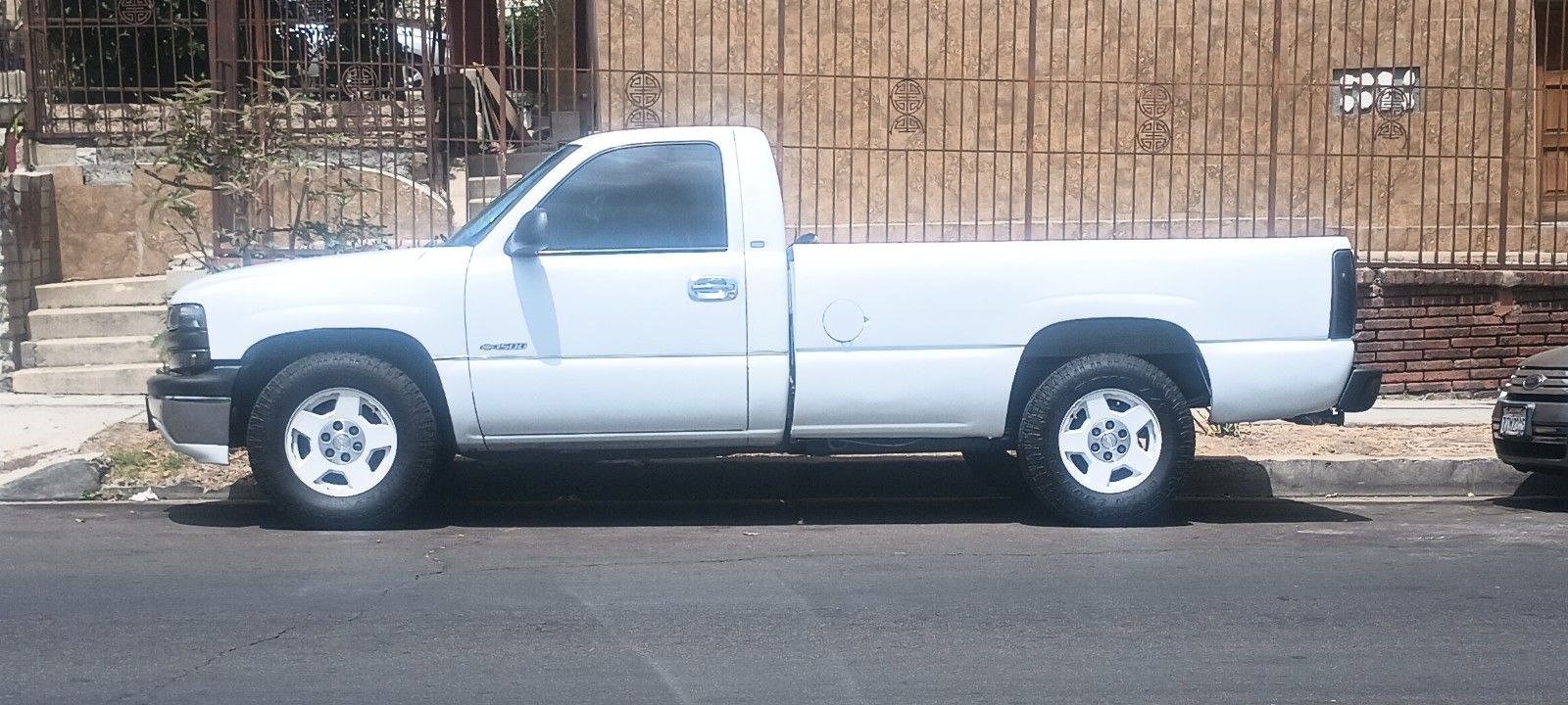 2000 Chevy Single Cab Clean Title for Sale in Los Angeles, CA - OfferUp