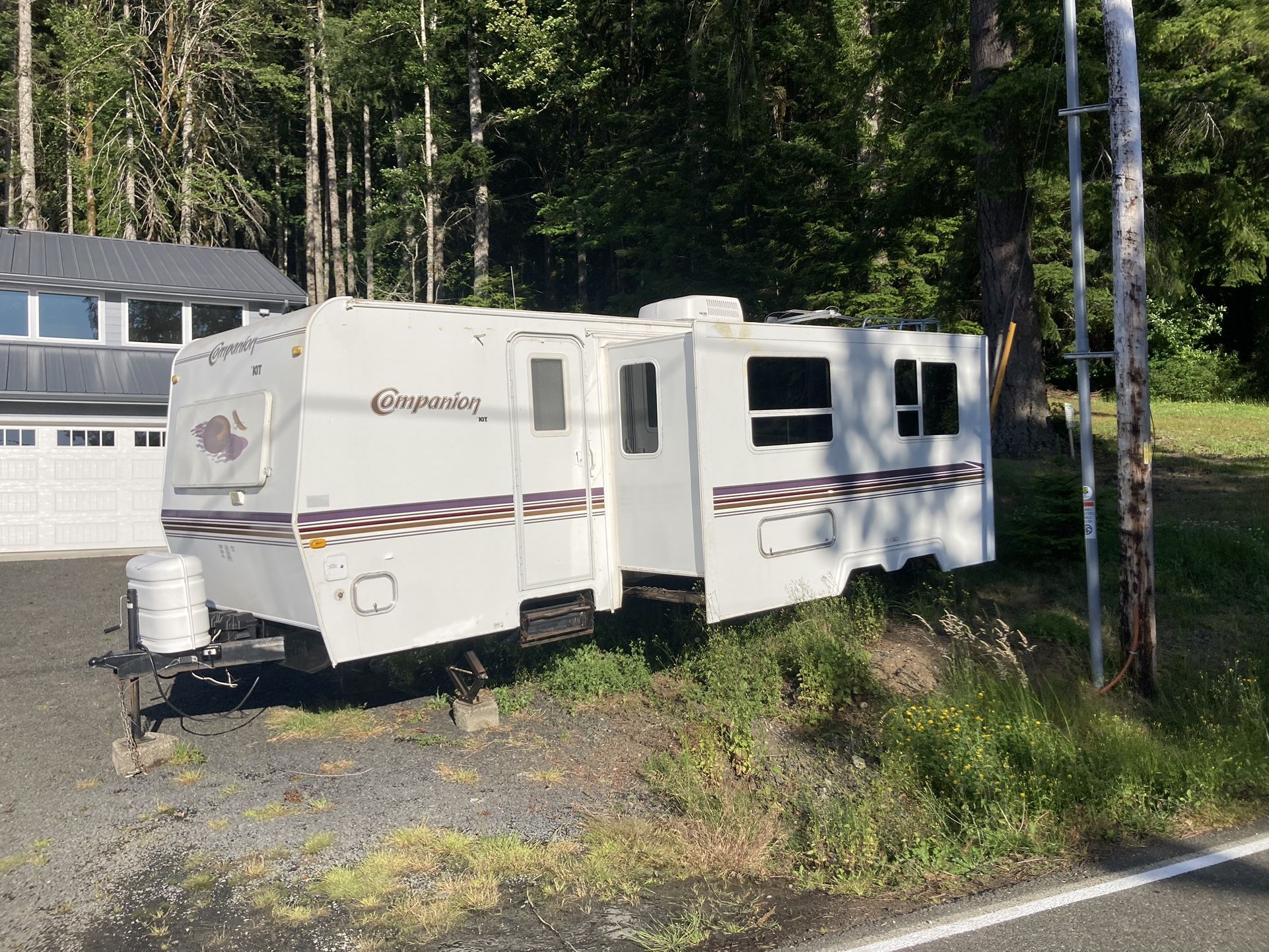 27ft Kit Companion Travel Trailer for Sale in Olympia, WA - OfferUp