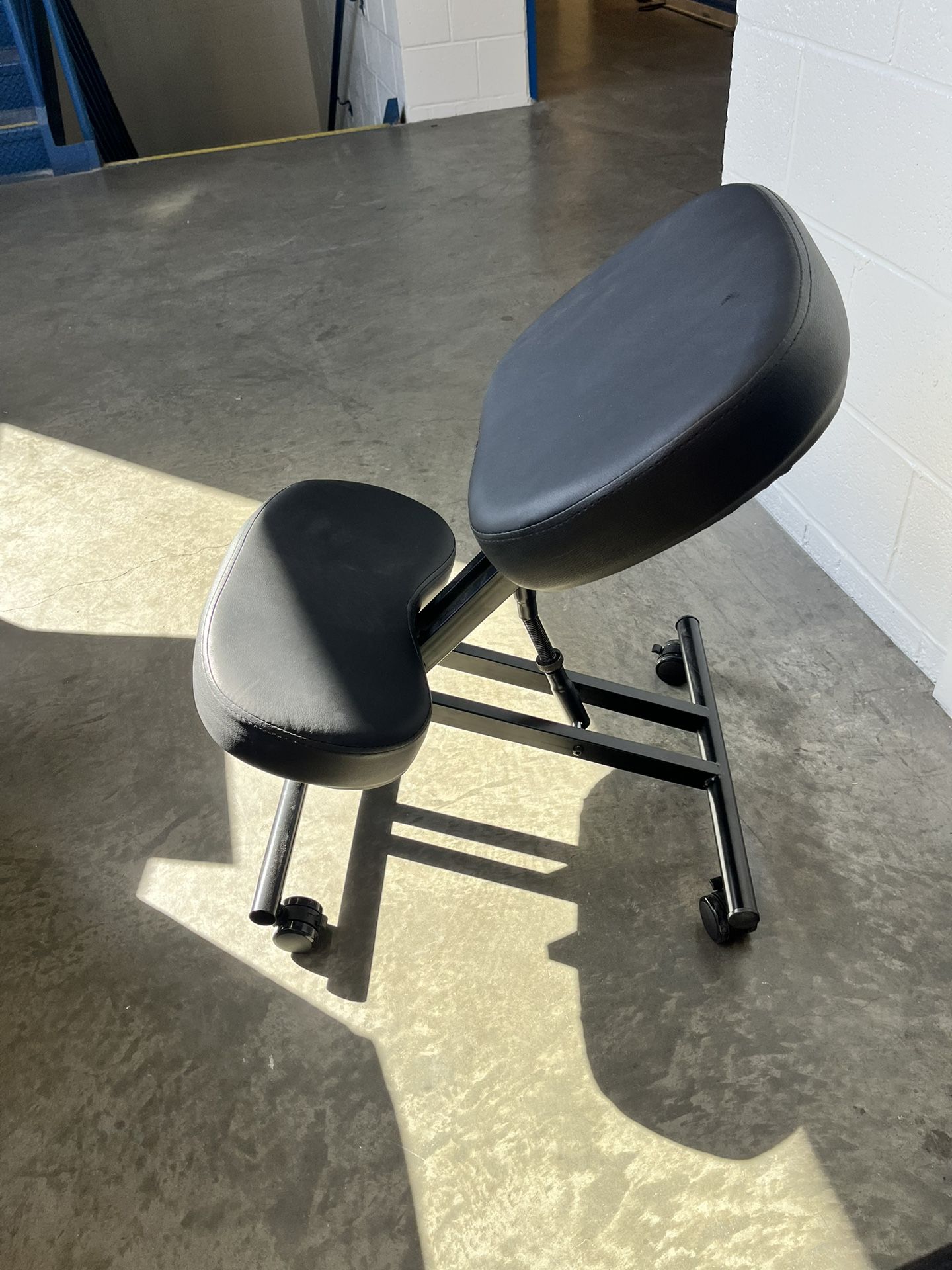Massage Bench for Sale in Huntington Beach, CA - OfferUp