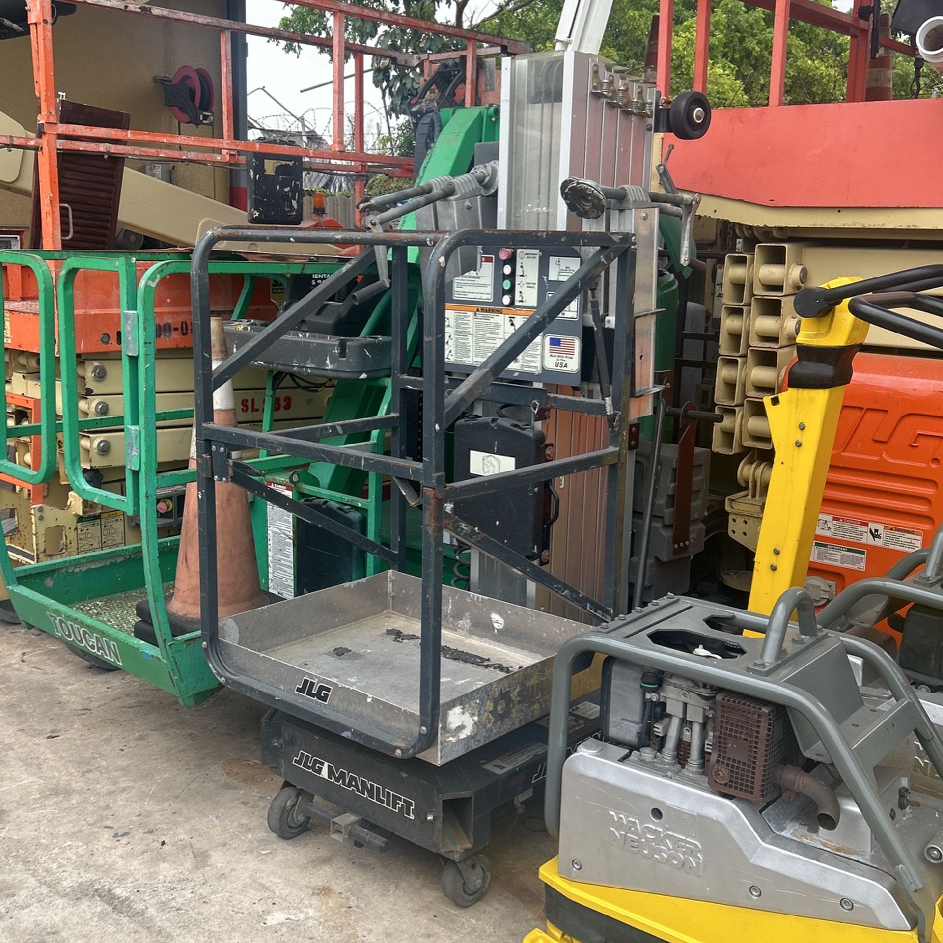 20 foot JLG vertical mast lift 20am for Sale in Westview, FL - OfferUp