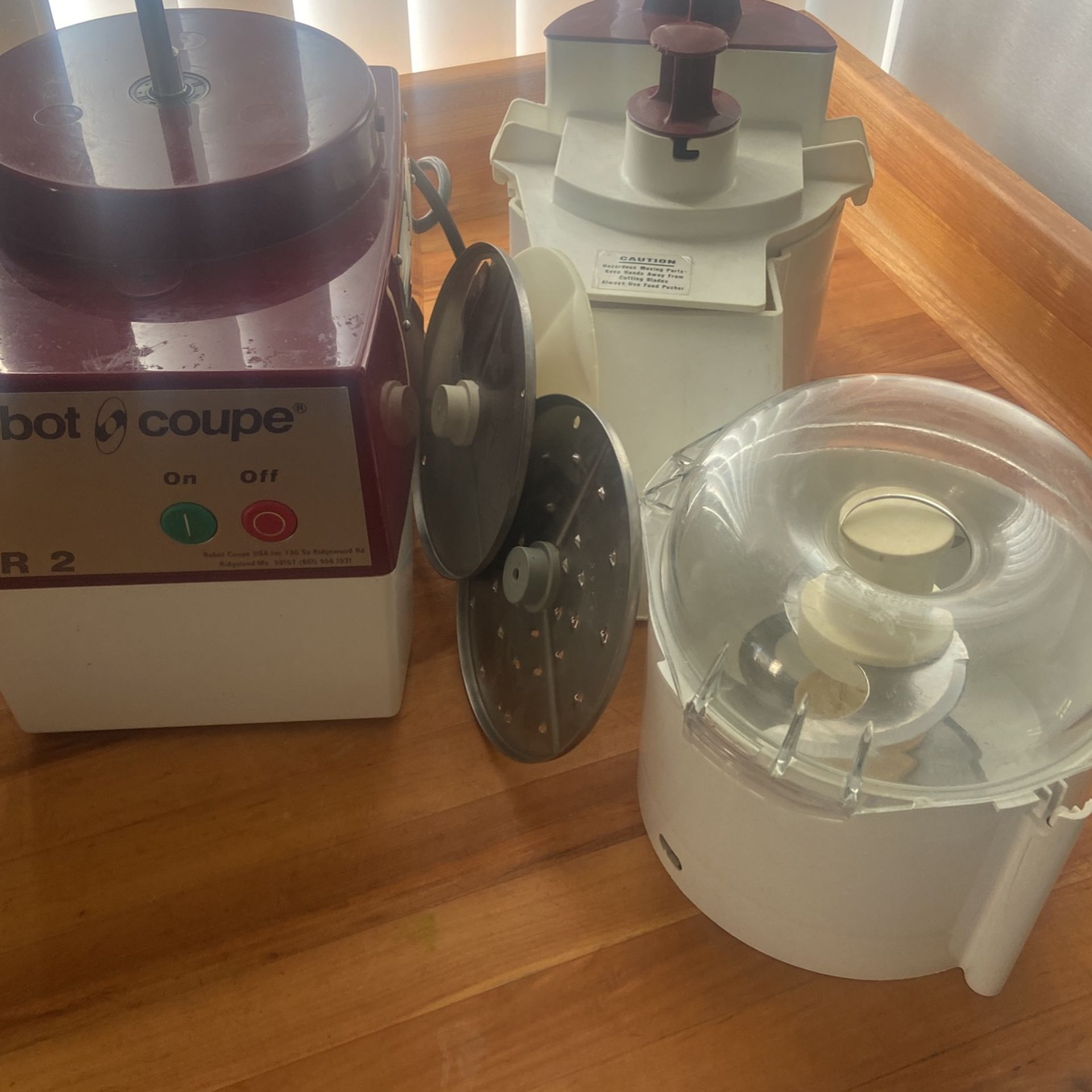 Robot Coupe R-2 Food Processor for Sale in Sun City, AZ - OfferUp