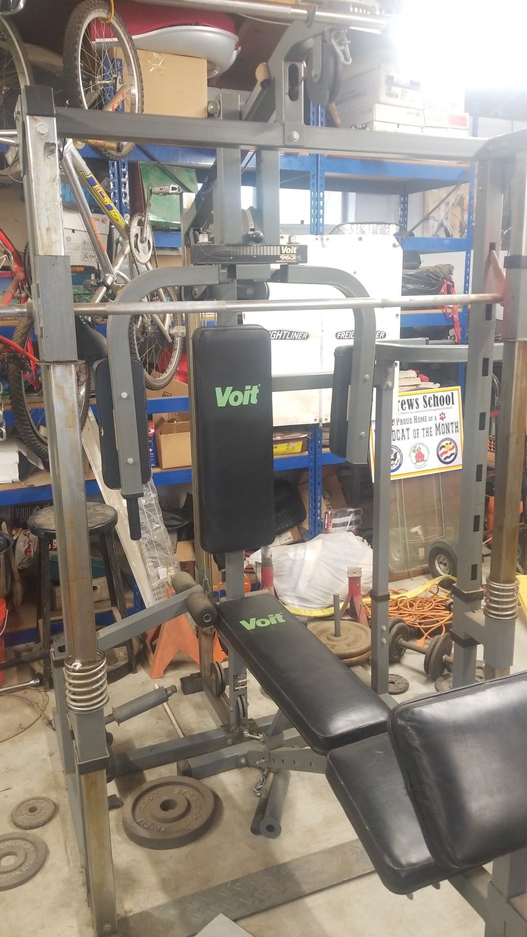 Weight lifting gym equipment with weight plates health and fitness Voit ...